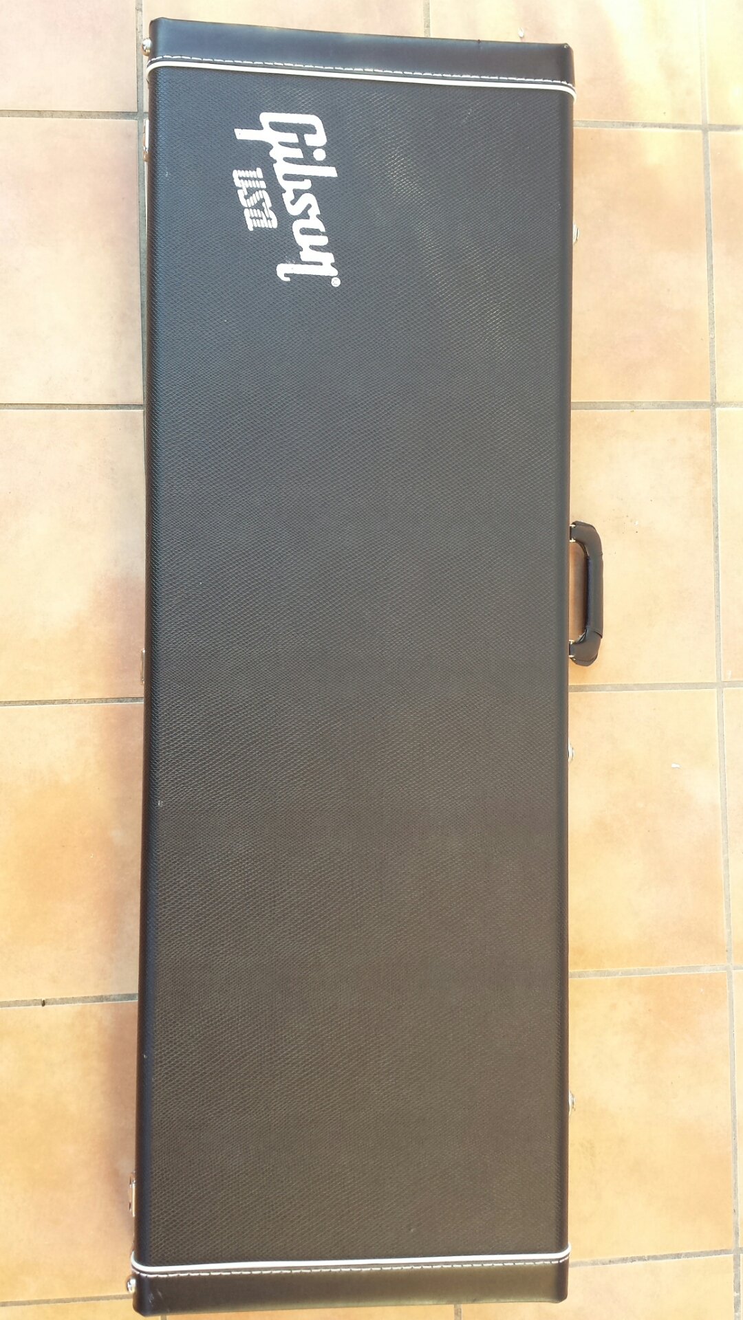 Krist Novoselic Signature RD Bass - Ebony Gibson - Audiofanzine