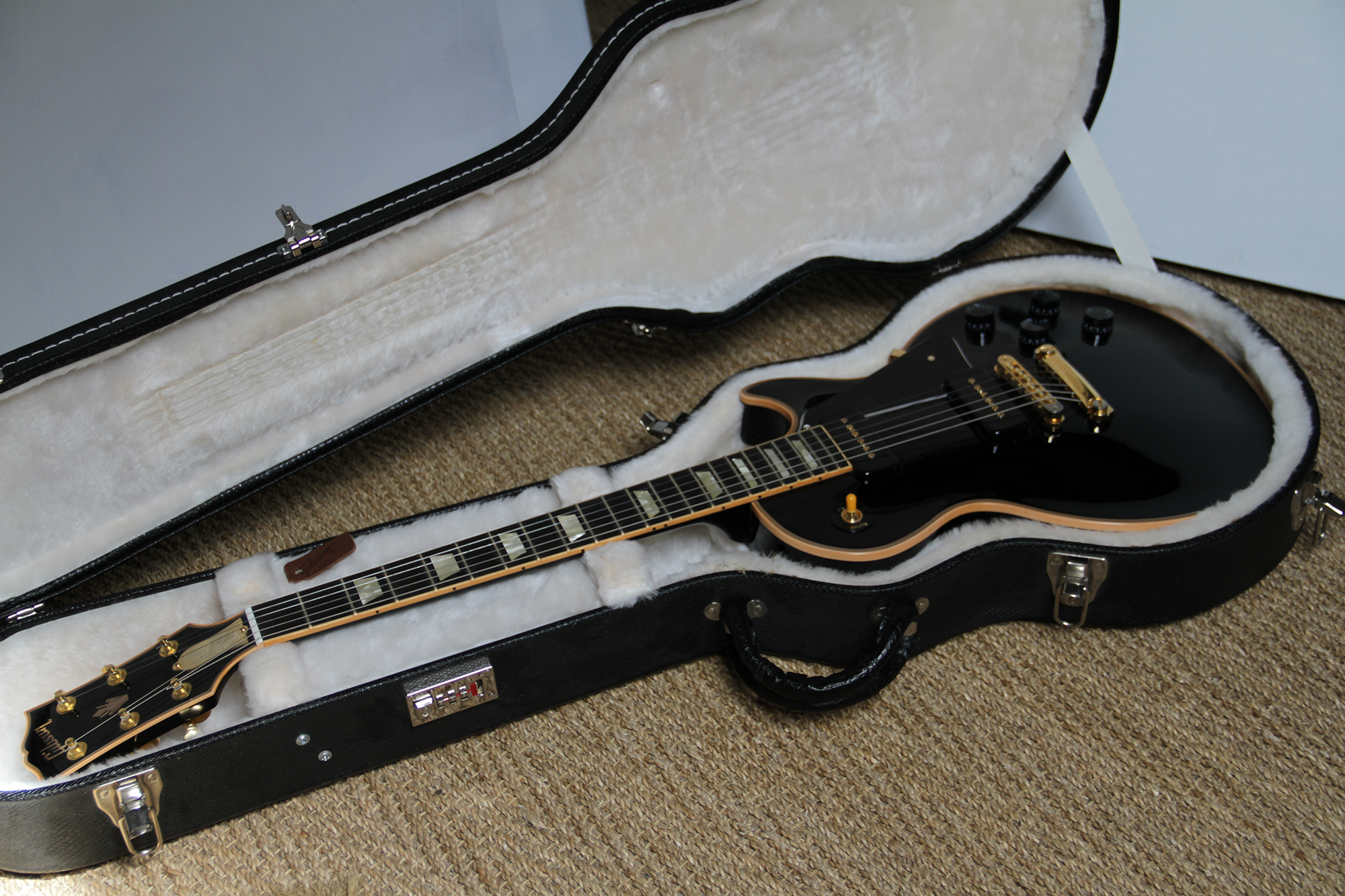 Gibson Les Paul Classic Custom P90 - Ebony image (#894795) - Audiofanzine Gibson Les Paul Classic Custom P90 - Ebony image (#894795) - Audiofanzine