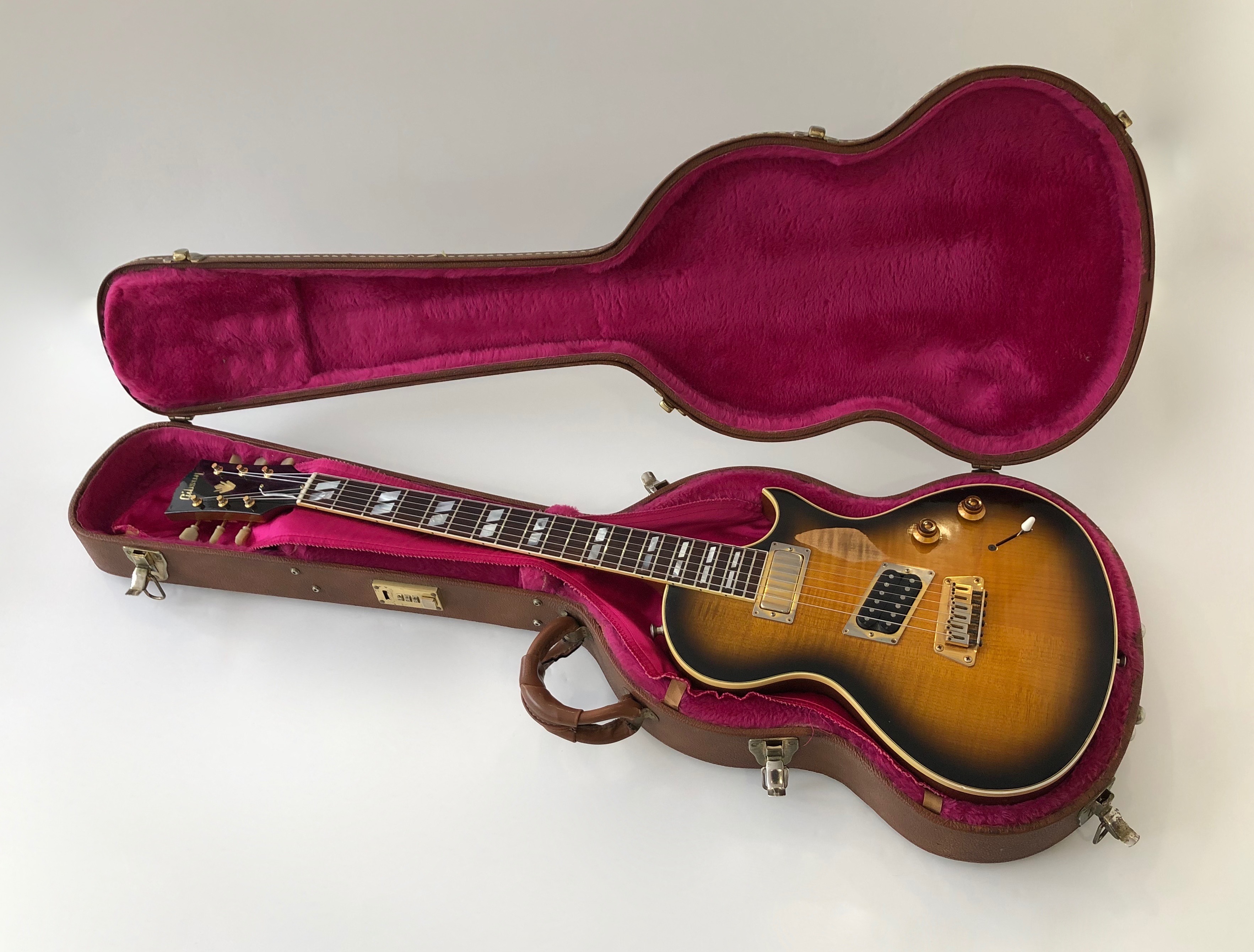 Nighthawk Standard - Gibson Nighthawk Standard - Audiofanzine