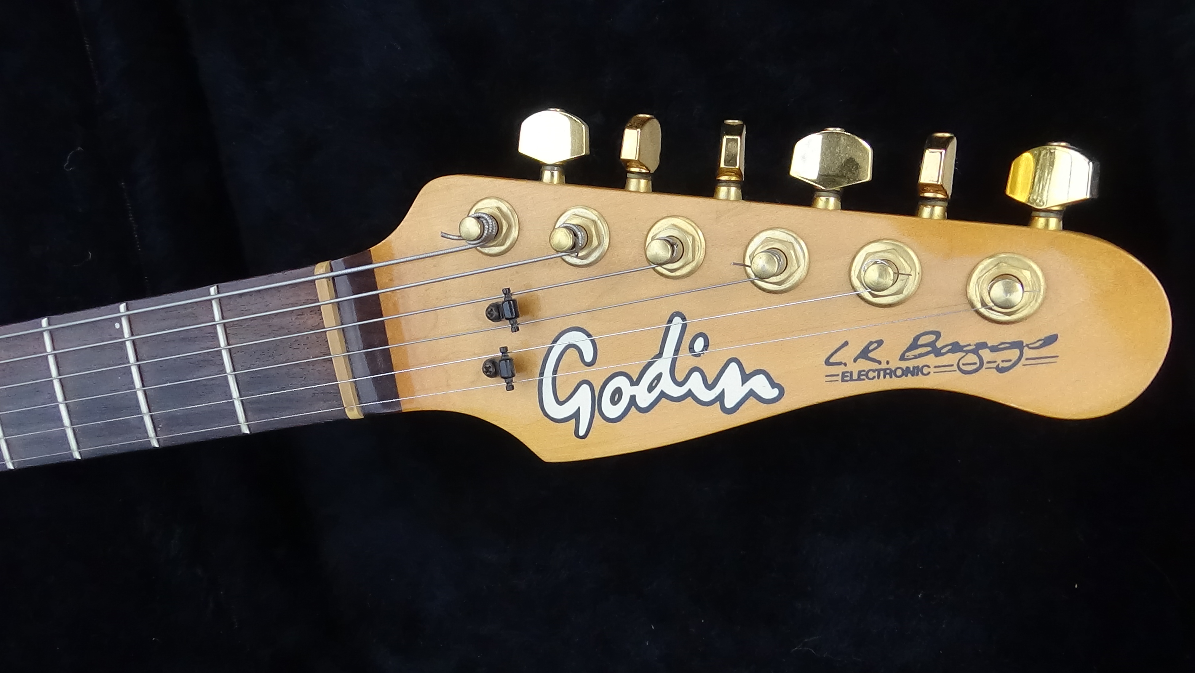 ACOUSTICASTER - Godin Acousticaster - Audiofanzine