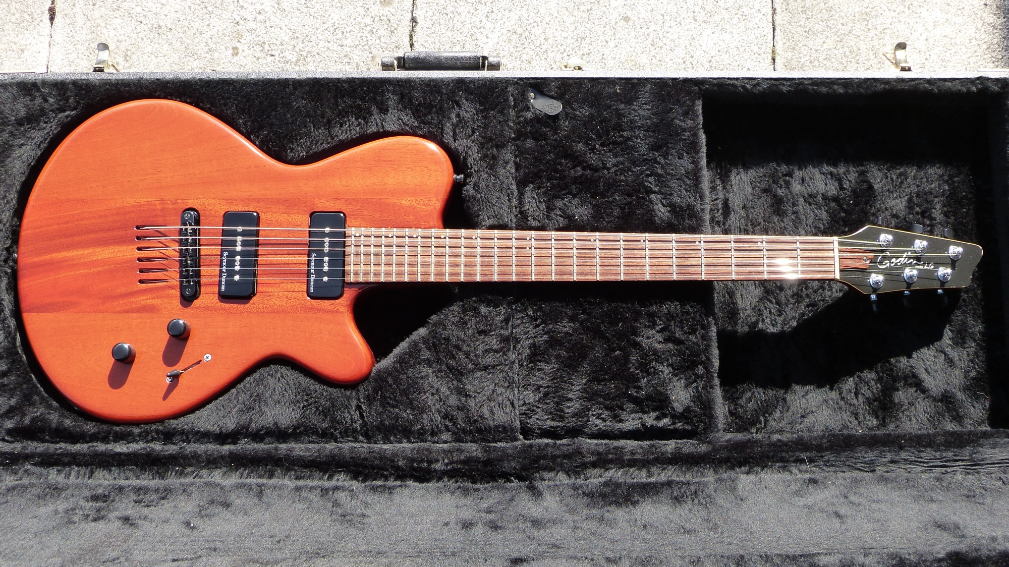 LG SP90 - Godin LG SP90 - Audiofanzine