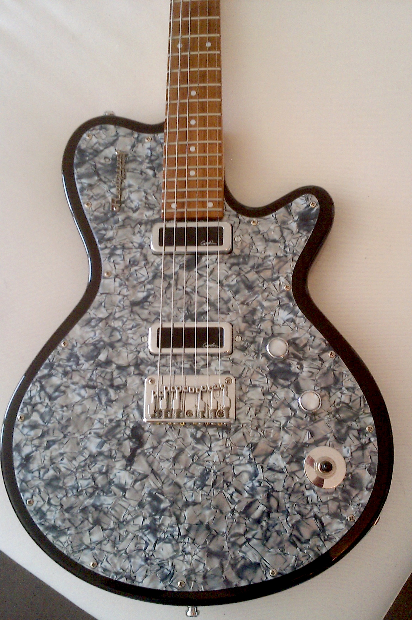 Godin Radiator image (#1529943) - Audiofanzine