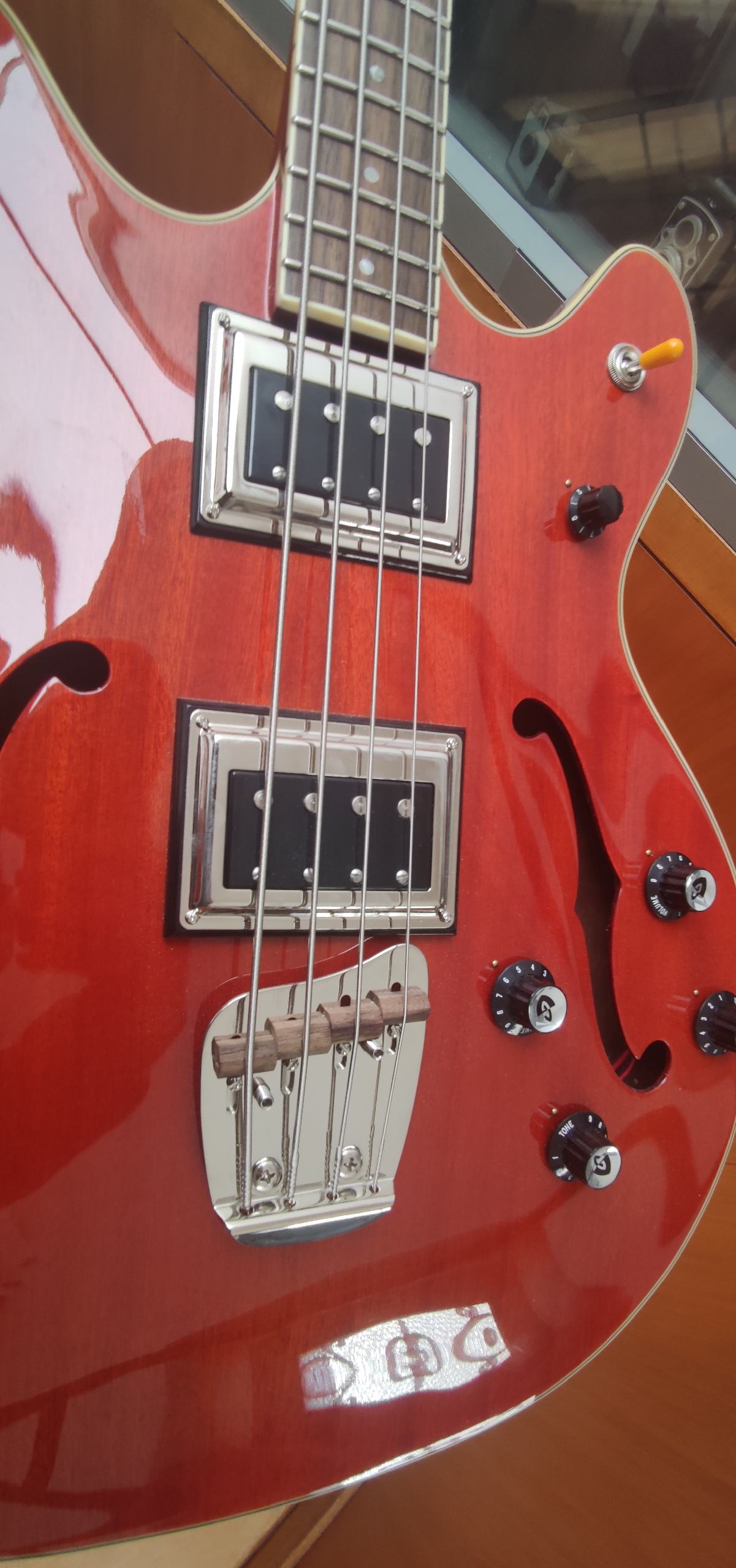Starfire Bass II - Guild Starfire Bass II - Audiofanzine