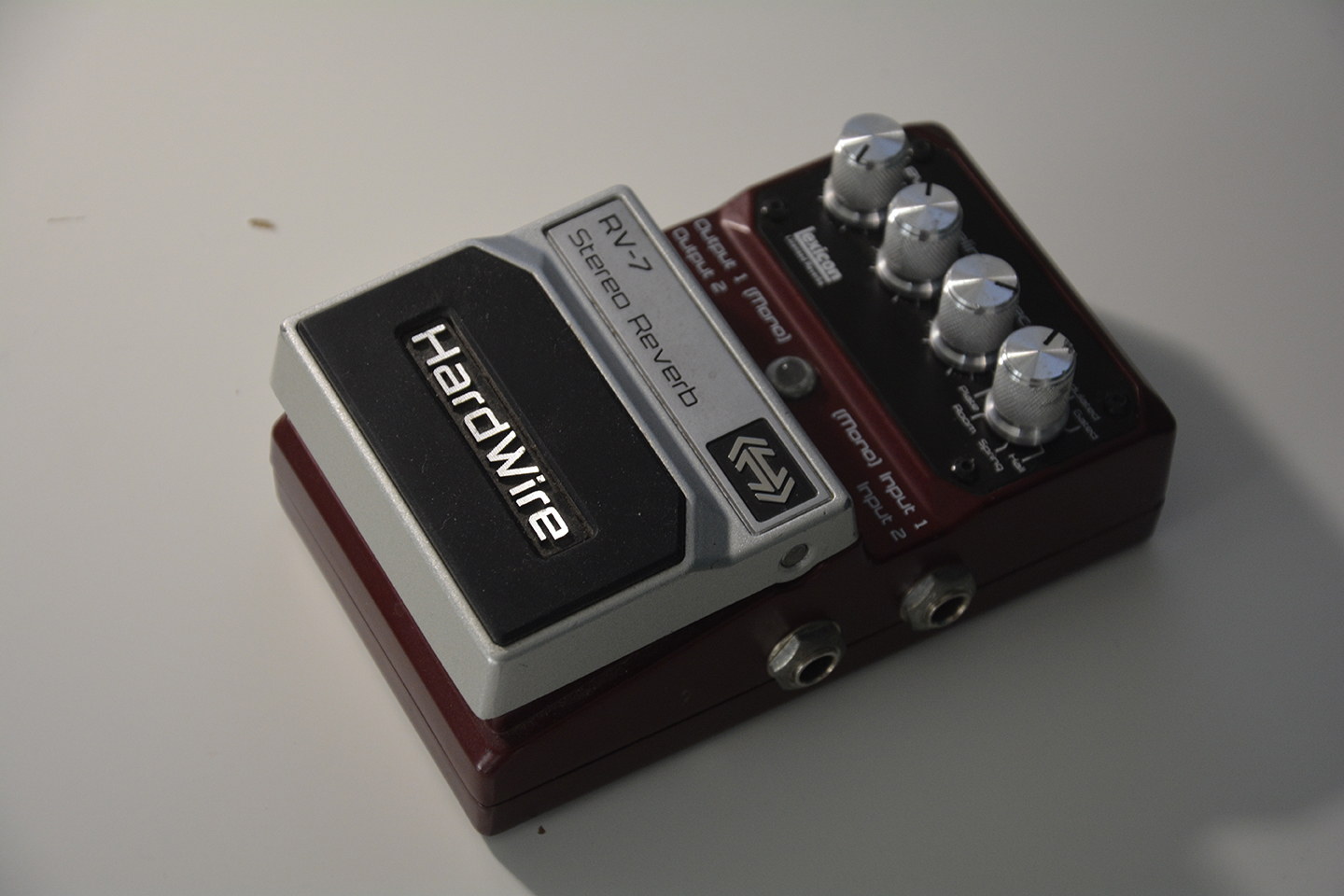 RV-7 Stereo Reverb - HardWire Pedals RV-7 Stereo Reverb - Audiofanzine