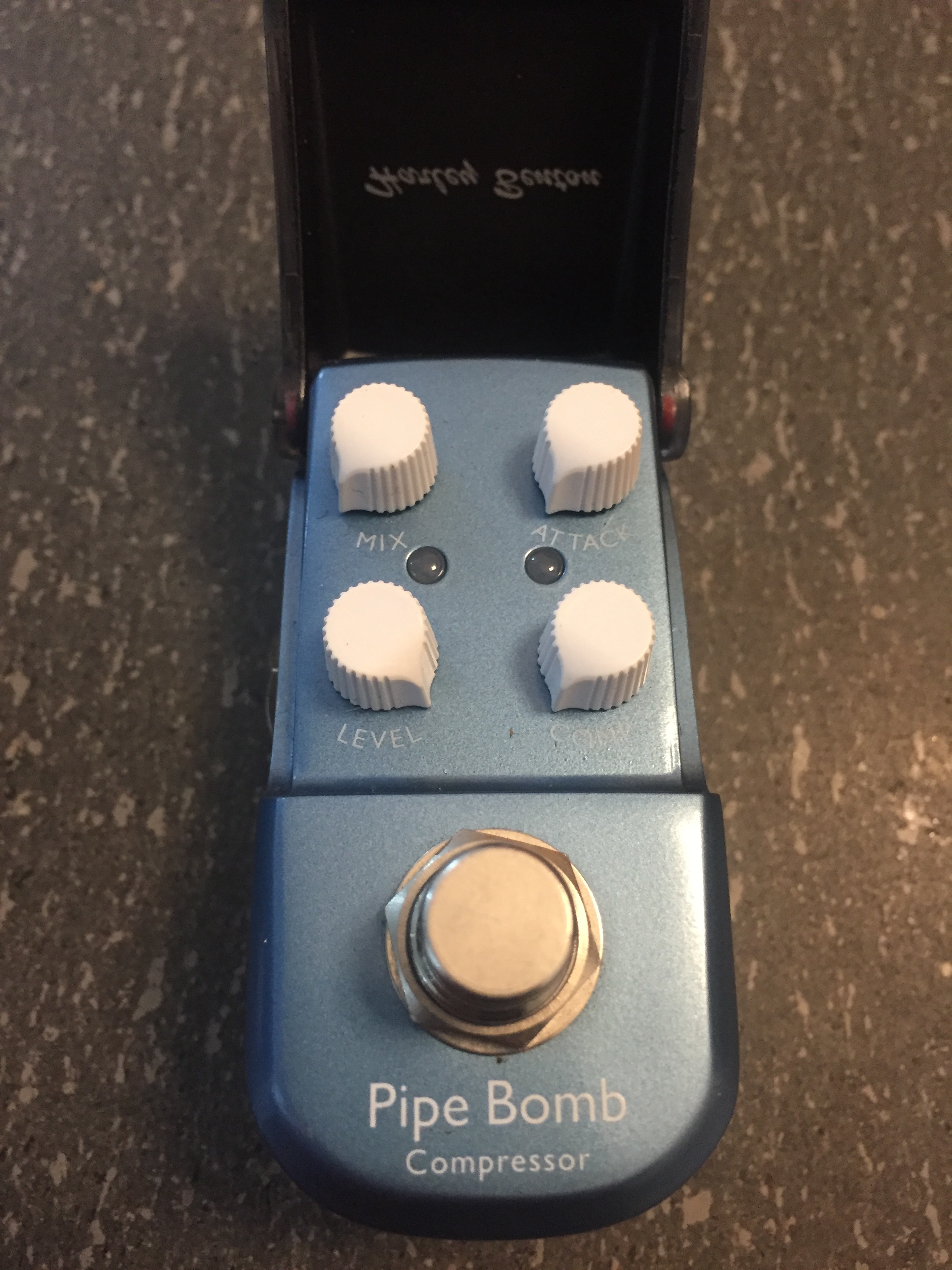 MICRO STOMP PIPE BOMB - Harley Benton Micro Stomp Pipe Bomb - Audiofanzine