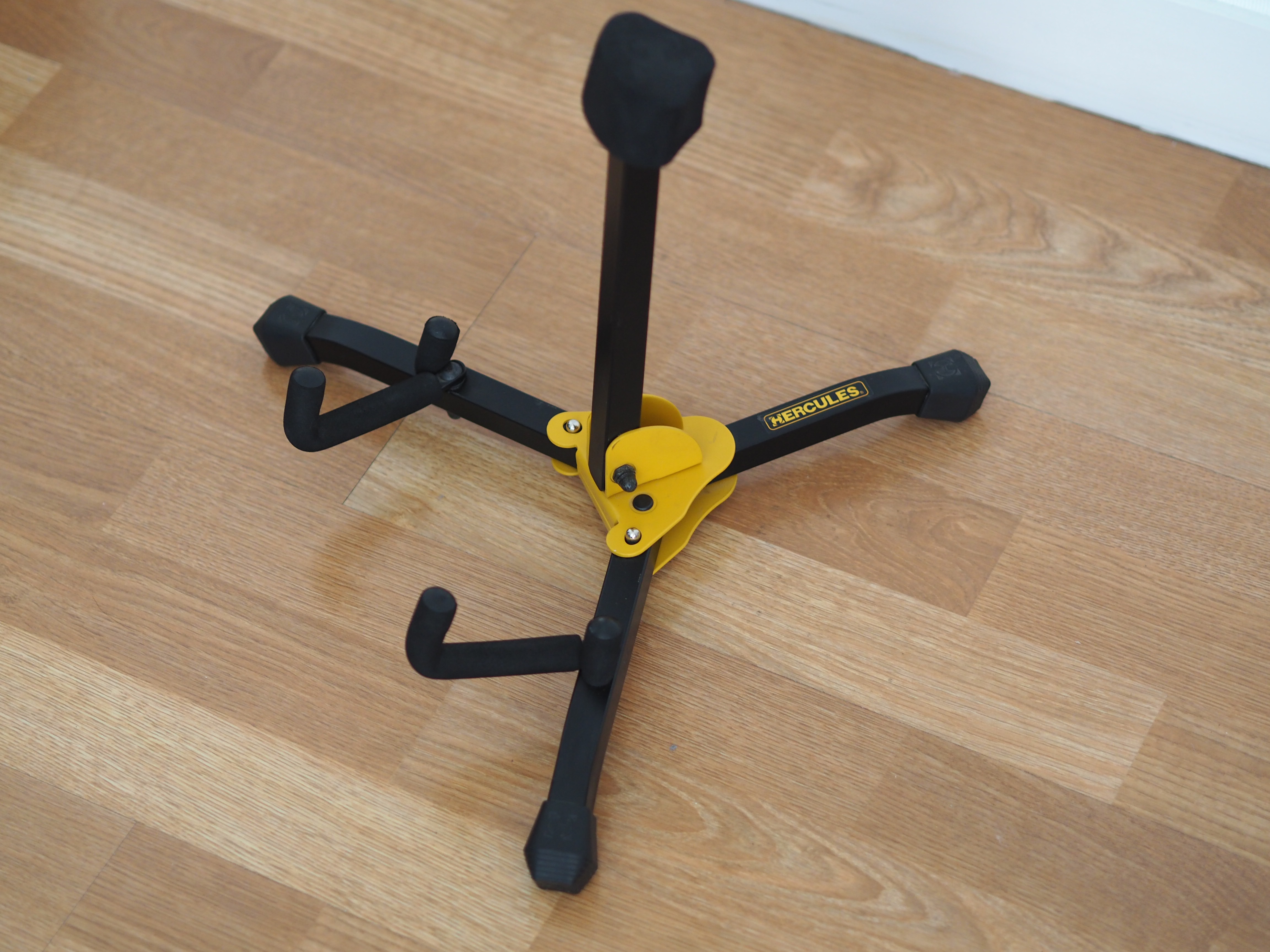 GS402B - Hercules Stands GS402B - Audiofanzine