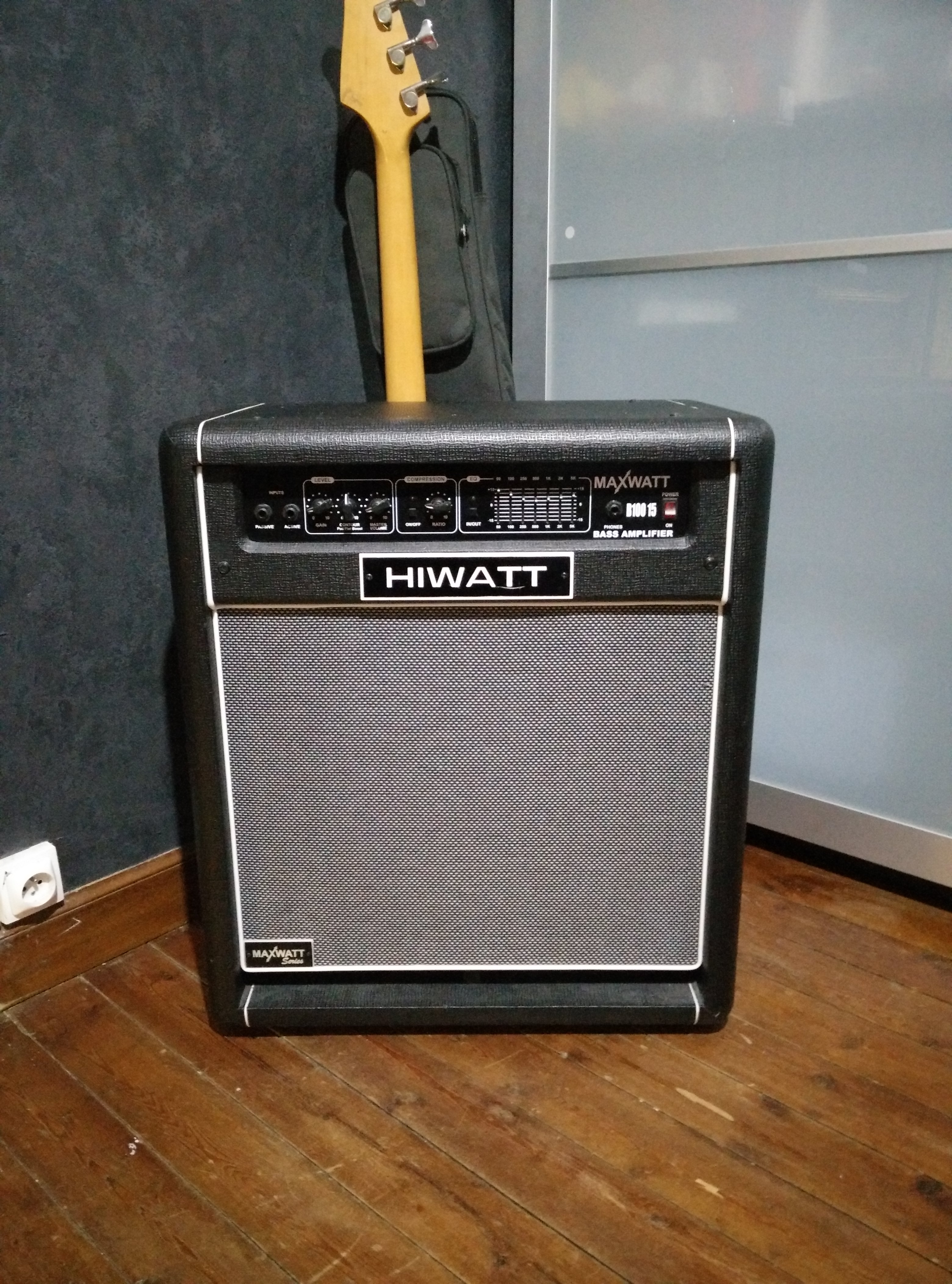 B100/15 - Hiwatt B100/15 - Audiofanzine