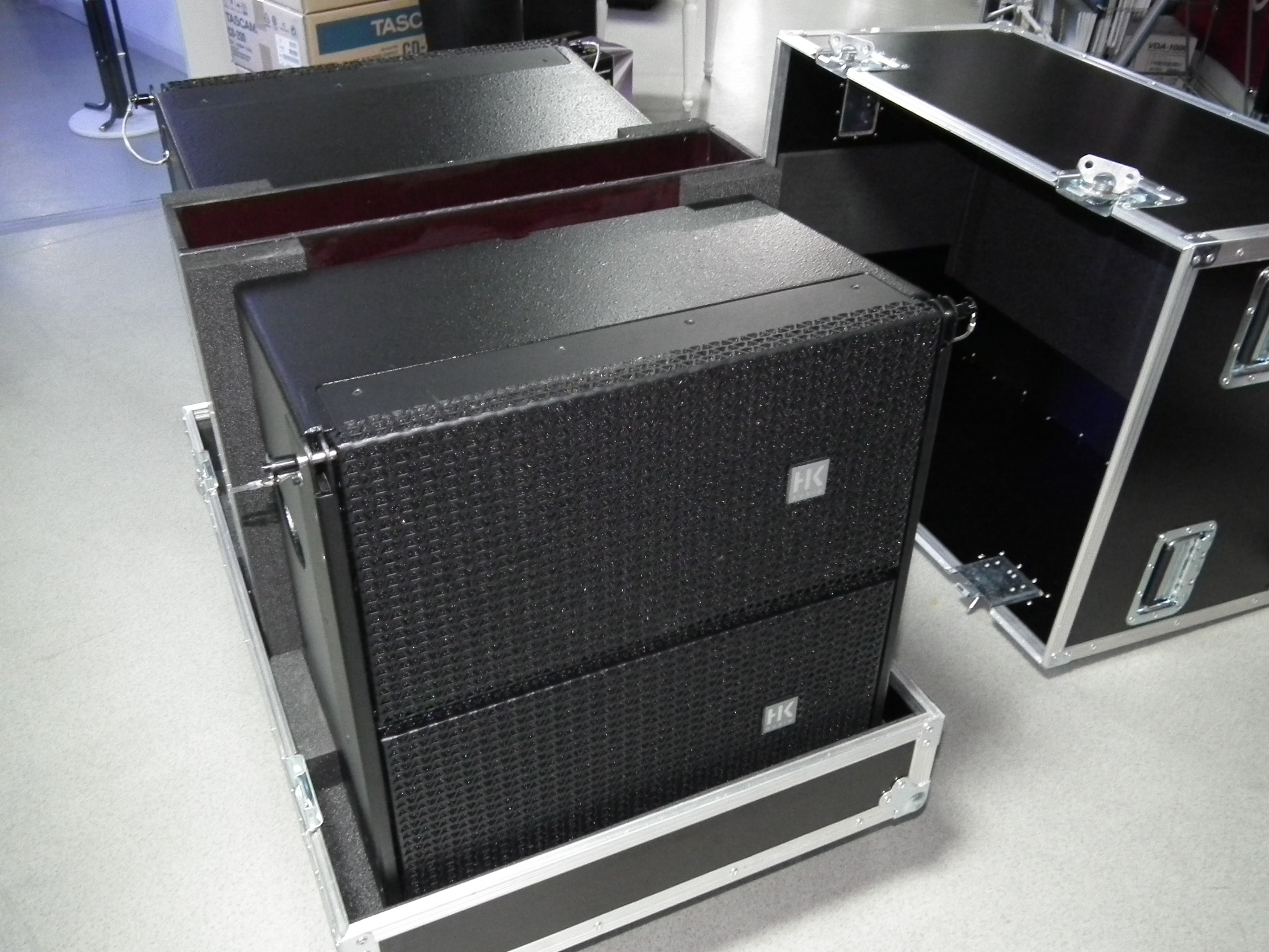 Photo HK Audio CTA 118 Sub : HK Audio CONTOUR ARRAY - KIT 1 - 4000W ...