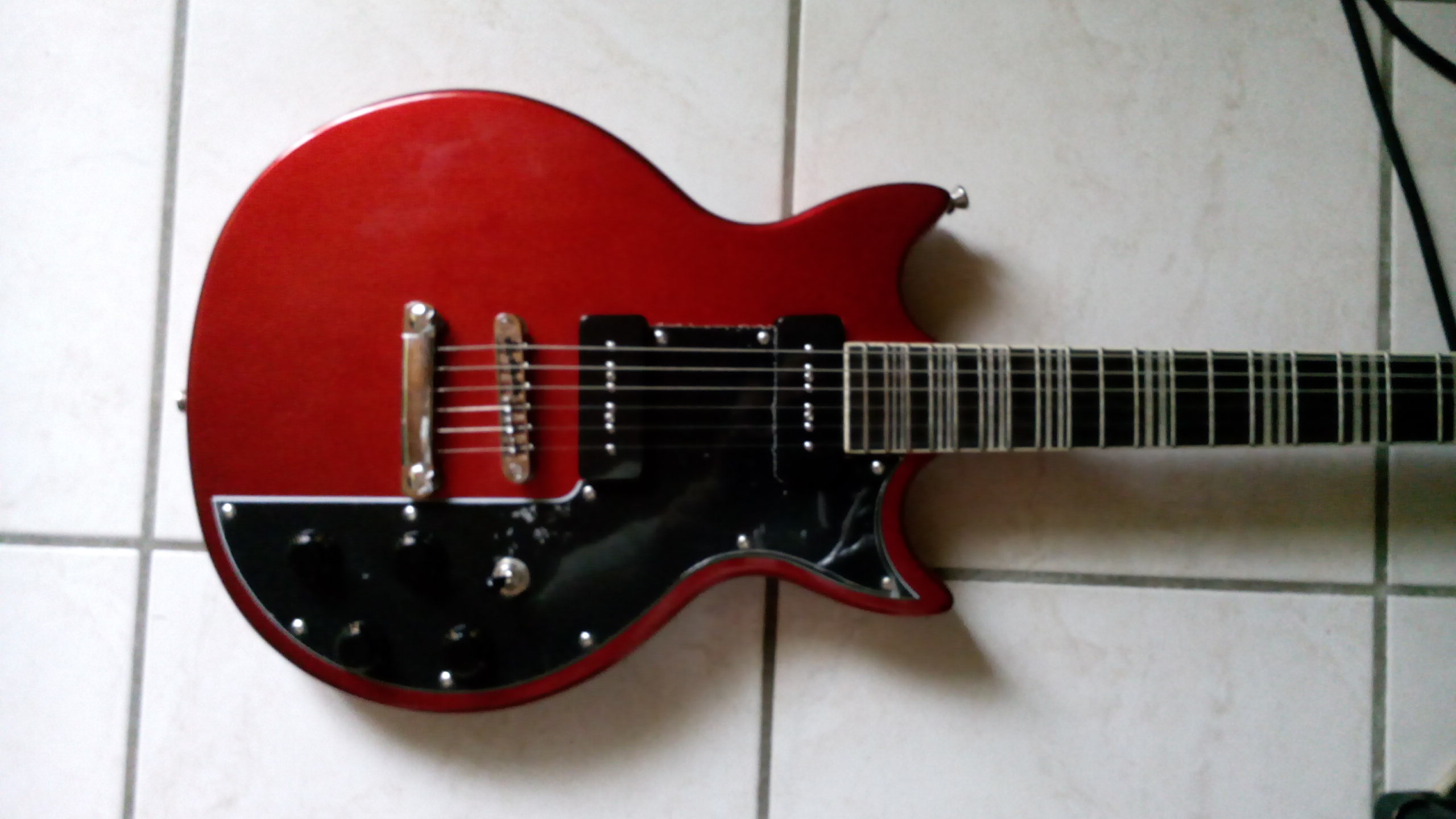 Colorama II HCT-C2P90 - Hofner Guitars Colorama II HCT-C2P90 - Audiofanzine