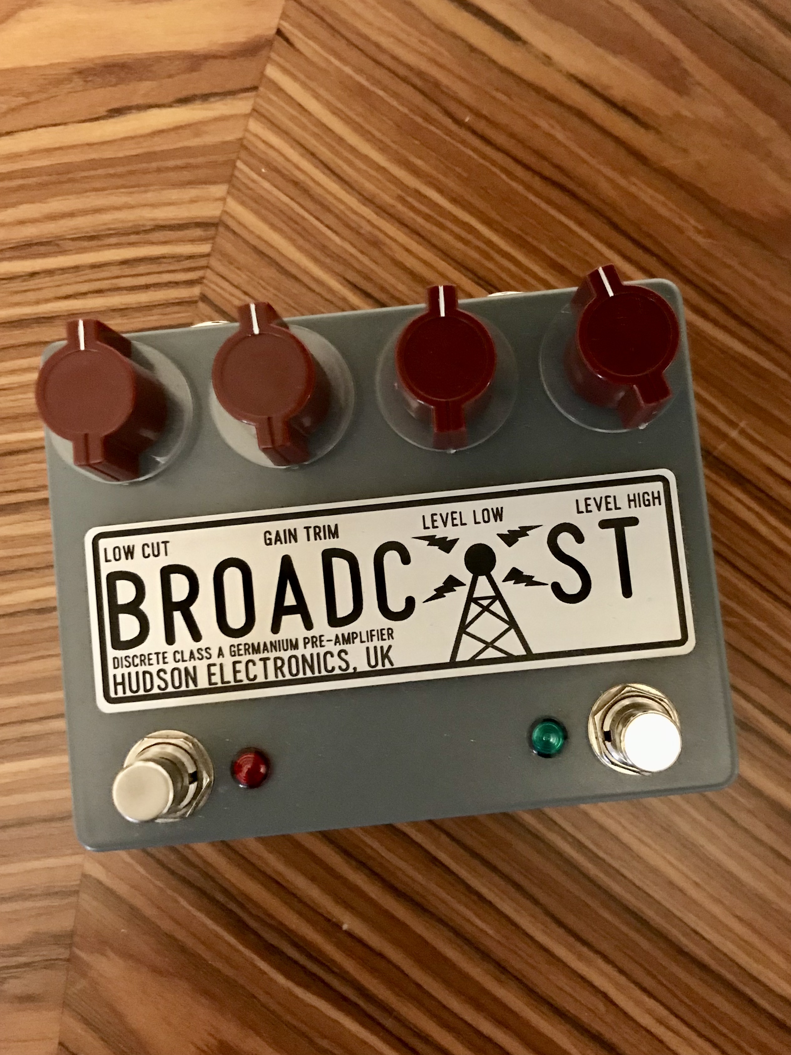 Broadcast - Dual foot switch Hudson Electronics UK - Audiofanzine
