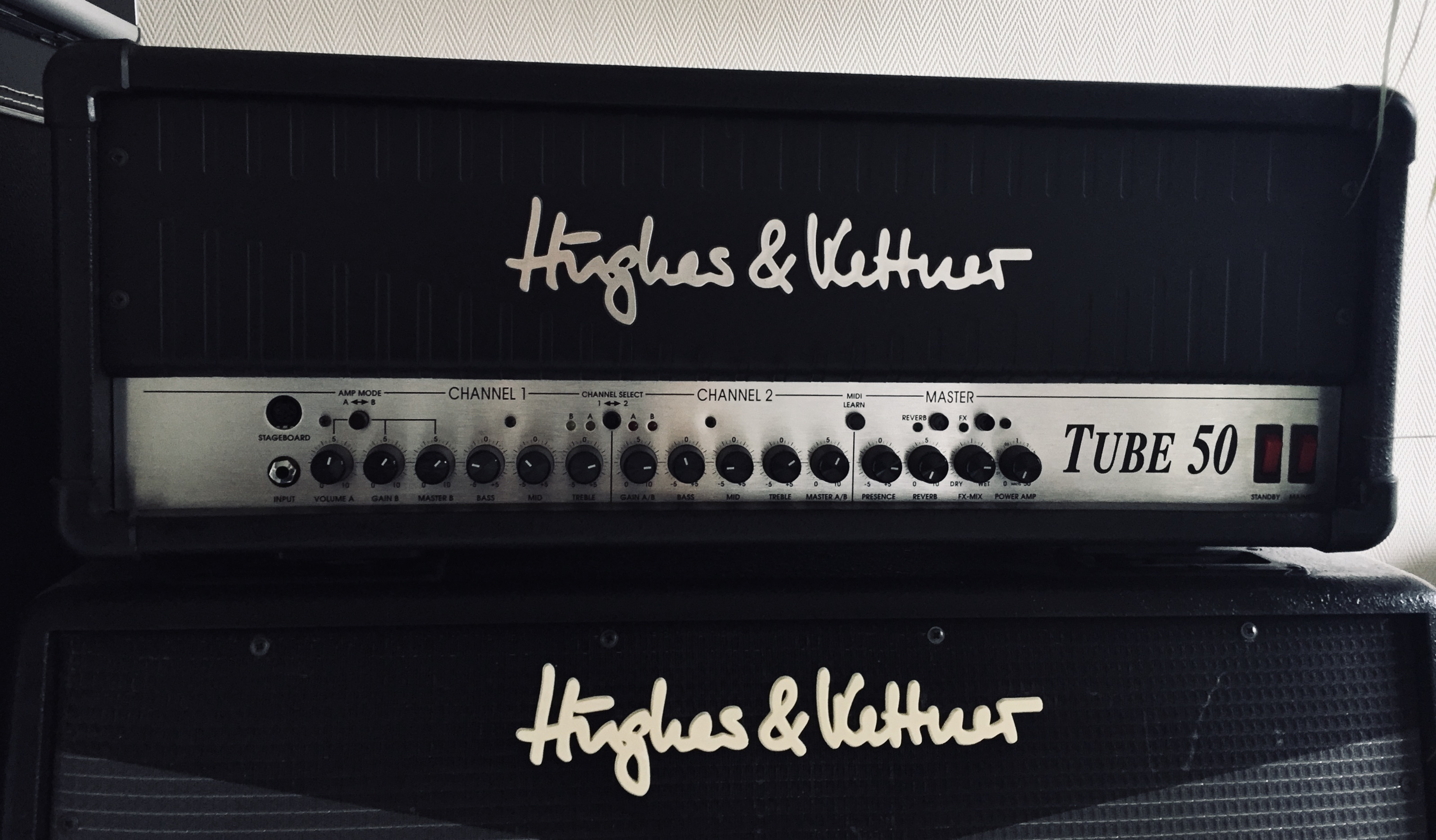 TriAmp Cabinet - Hughes & Kettner TriAmp Cabinet - Audiofanzine