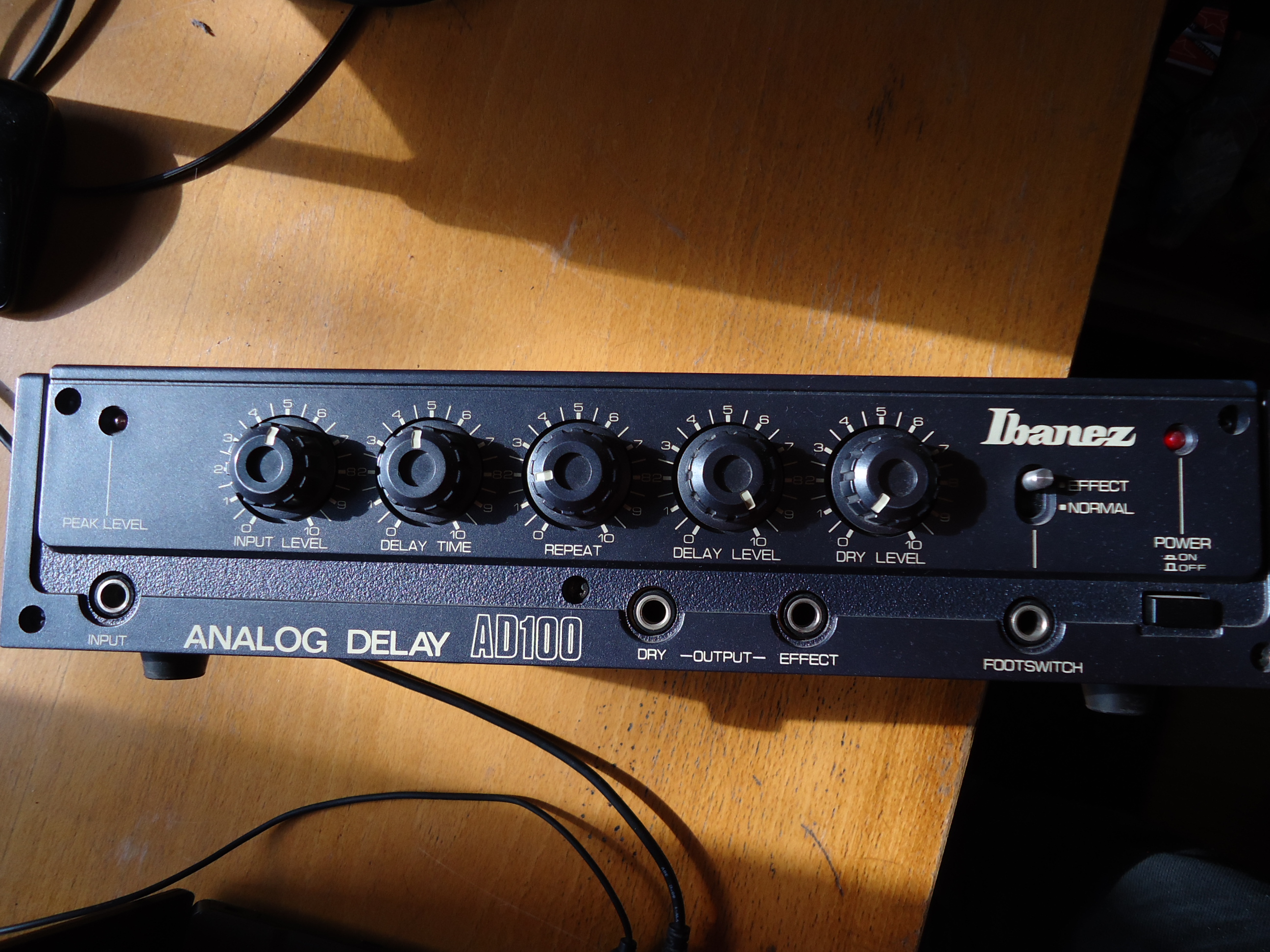 AD-100 ANALOG DELAY - Ibanez AD-100 Analog Delay - Audiofanzine