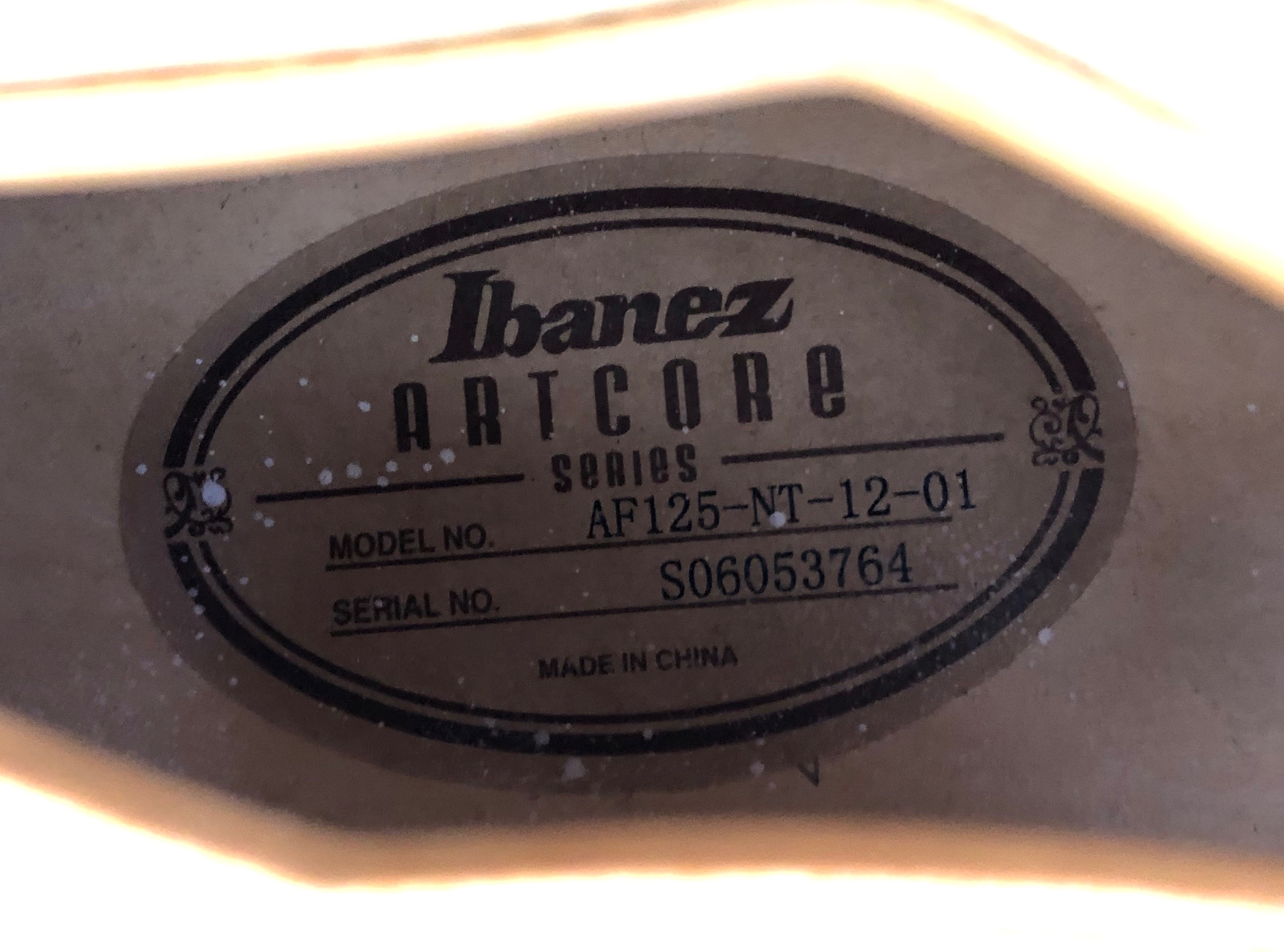 AF125 - Ibanez AF125 - Audiofanzine