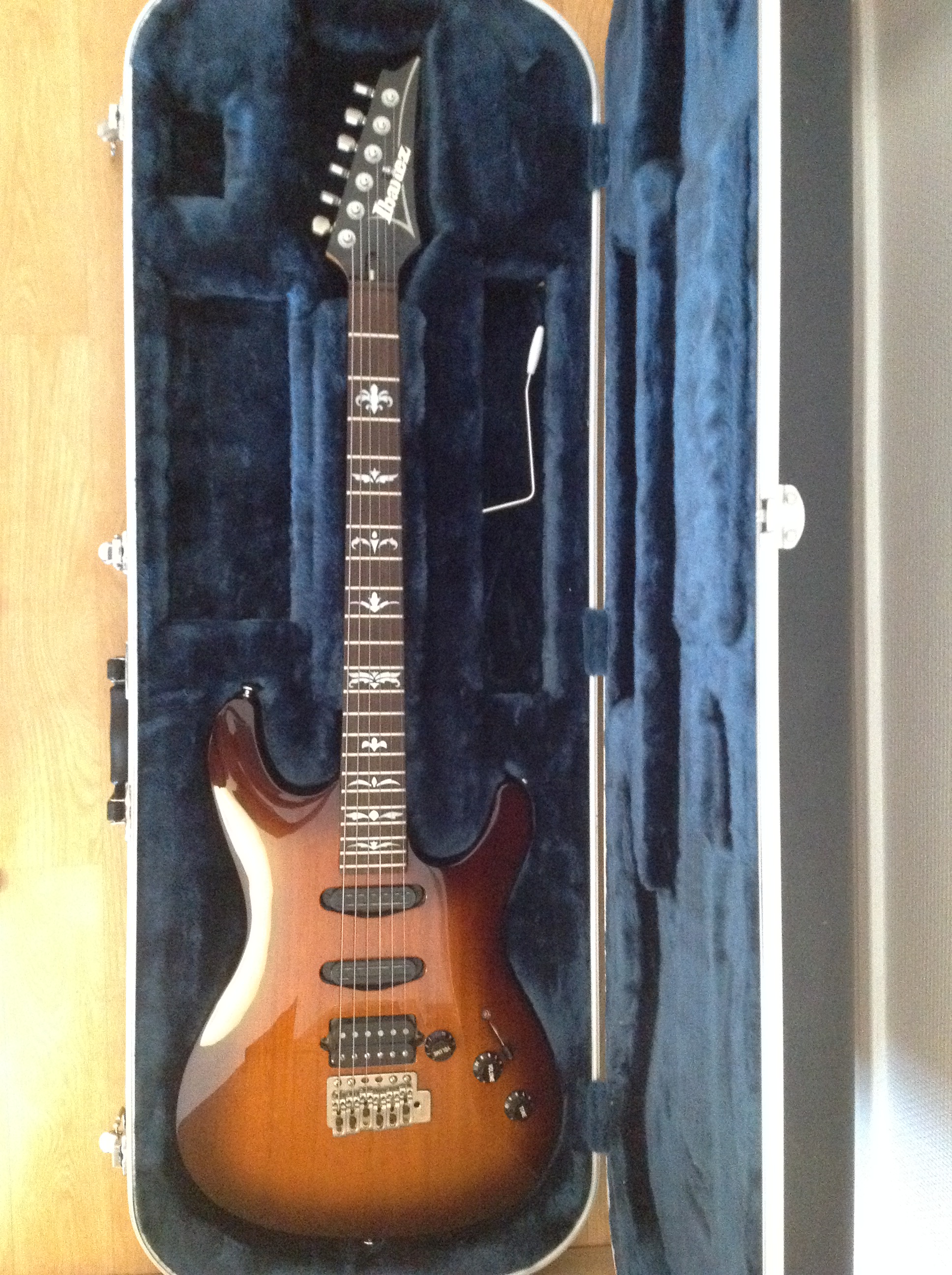 AT300 - Ibanez AT300 - Audiofanzine