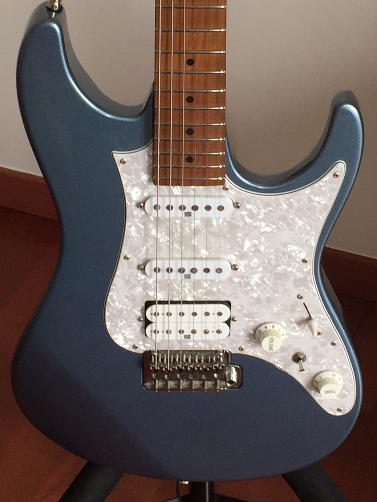 AZ2204 Prestige - Ibanez AZ2204 Prestige - Audiofanzine