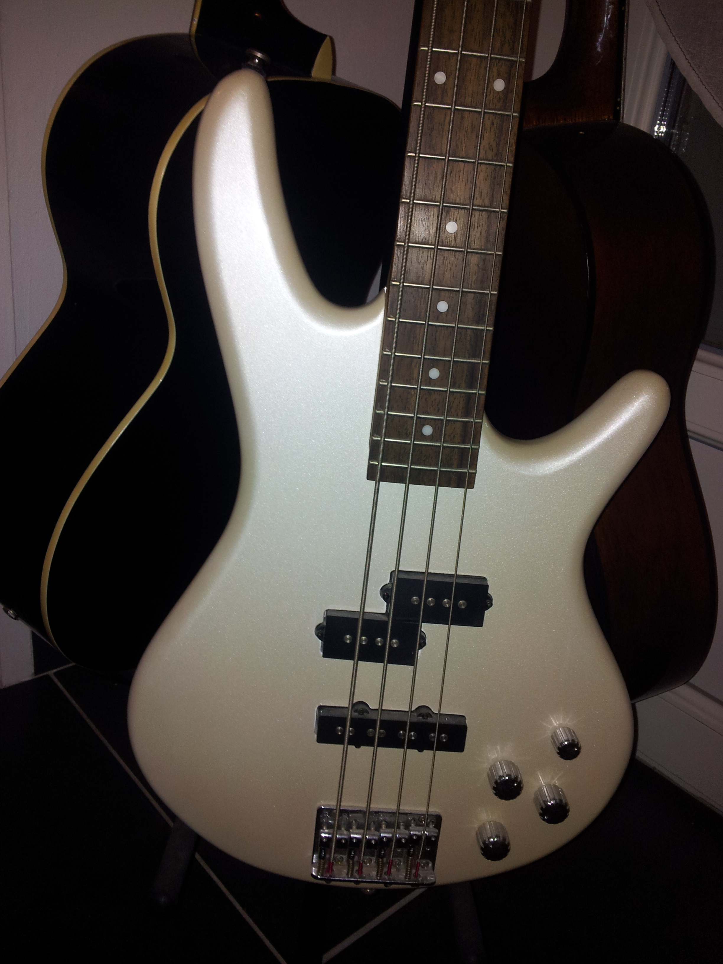 Ibanez GSR200 image (#347731) - Audiofanzine