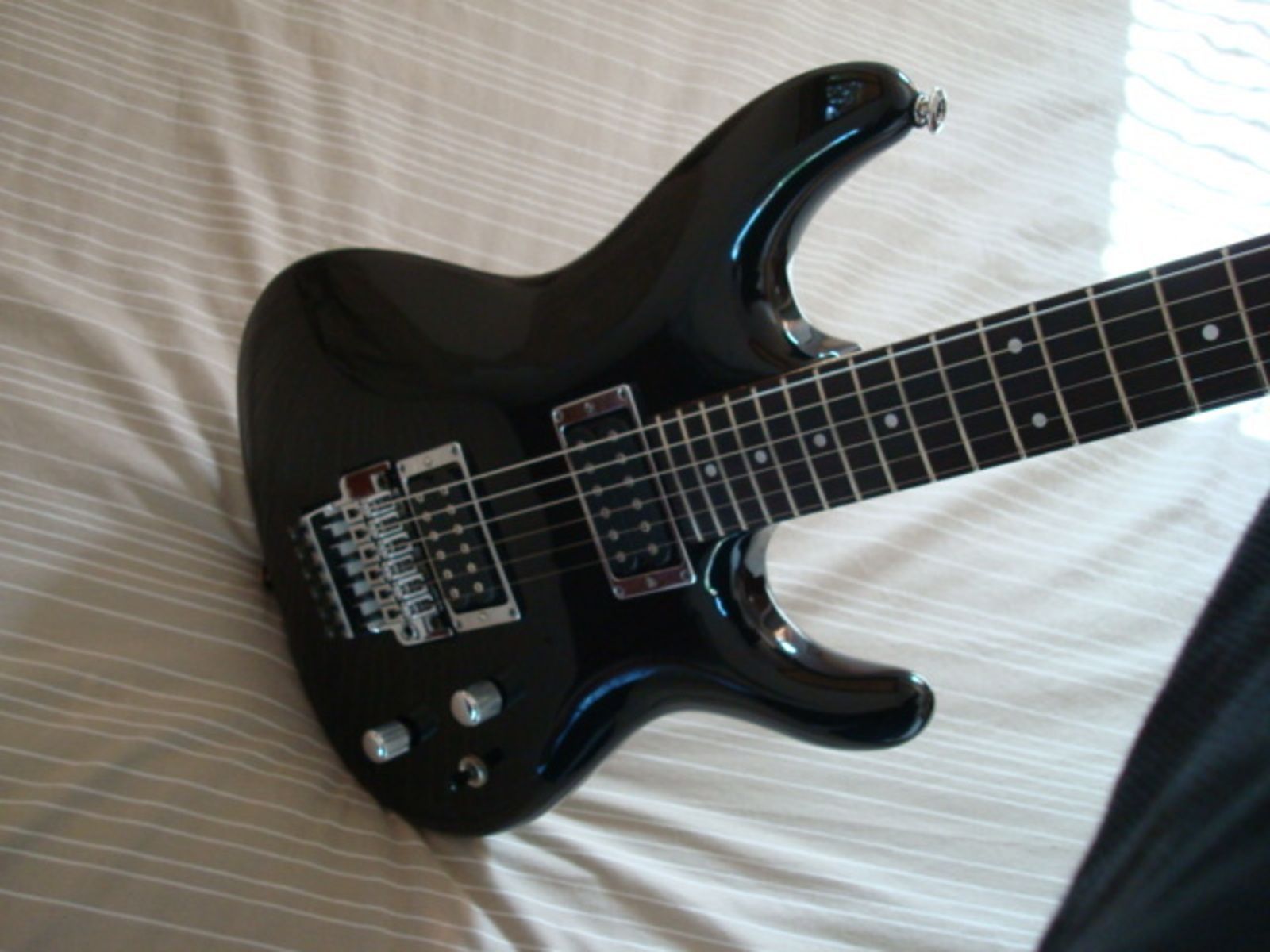 Photo Ibanez JS1 : Ibanez Signature Model - Joe Satriani - JS-1 BK ...