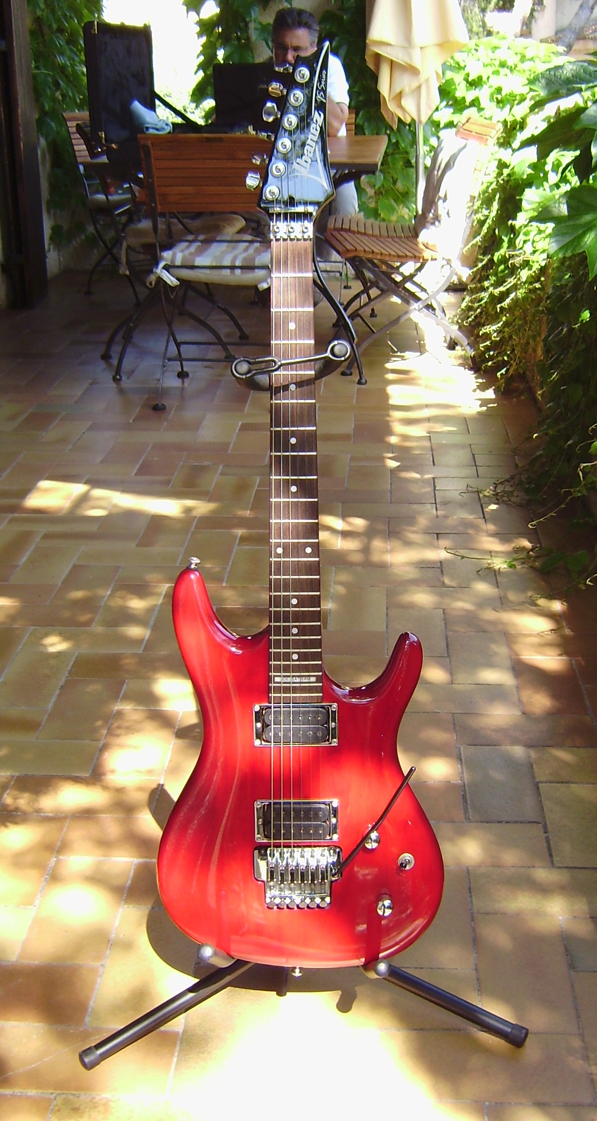 Photo Ibanez Js100 Ibanez Signature Series Joe Satriani Js100 Black 302649 Audiofanzine 