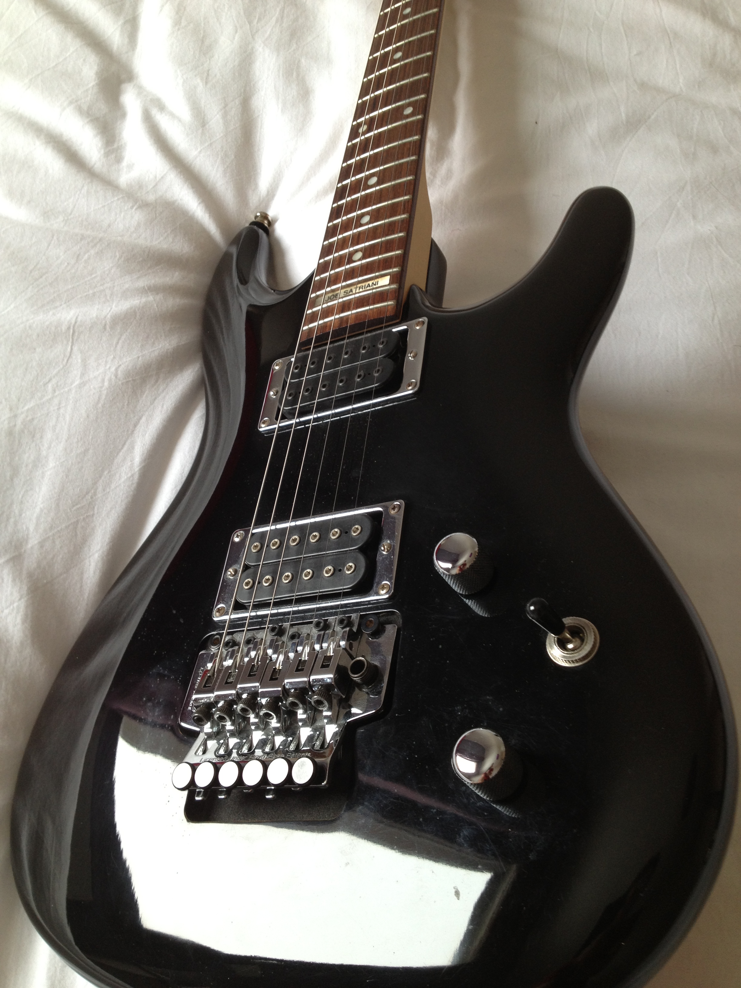 Photo Ibanez JS100 : Ibanez JS100 - Black (#552624) - Audiofanzine