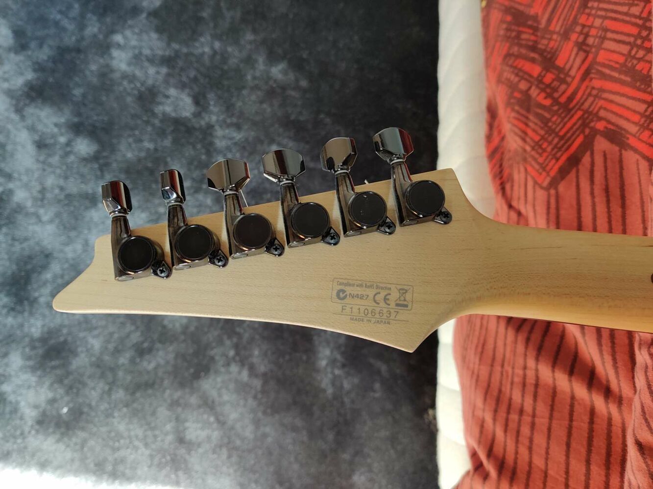 JS1000 Joe Satriani Signature Ibanez - Audiofanzine