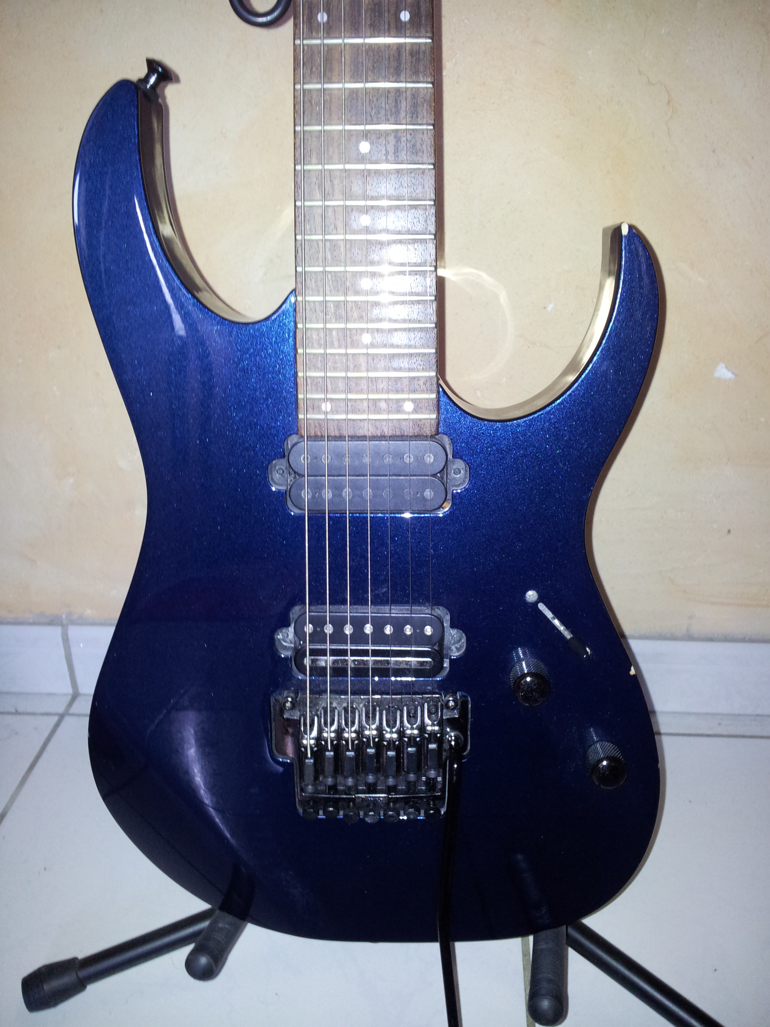 RG1527 - Ibanez RG1527 - Audiofanzine