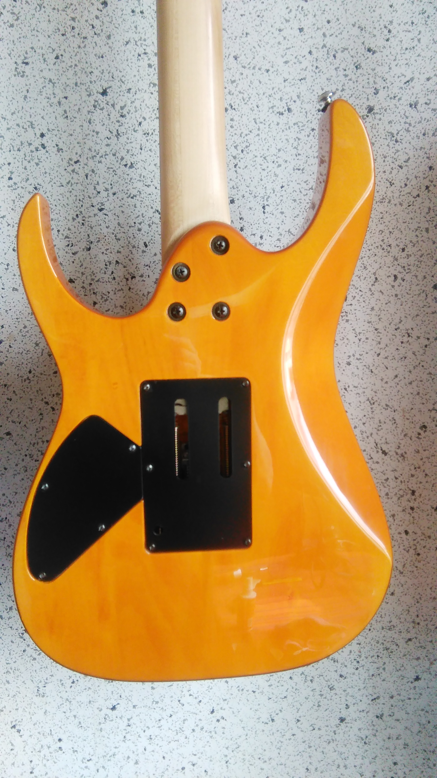 RG320FM - Ibanez RG320FM - Audiofanzine