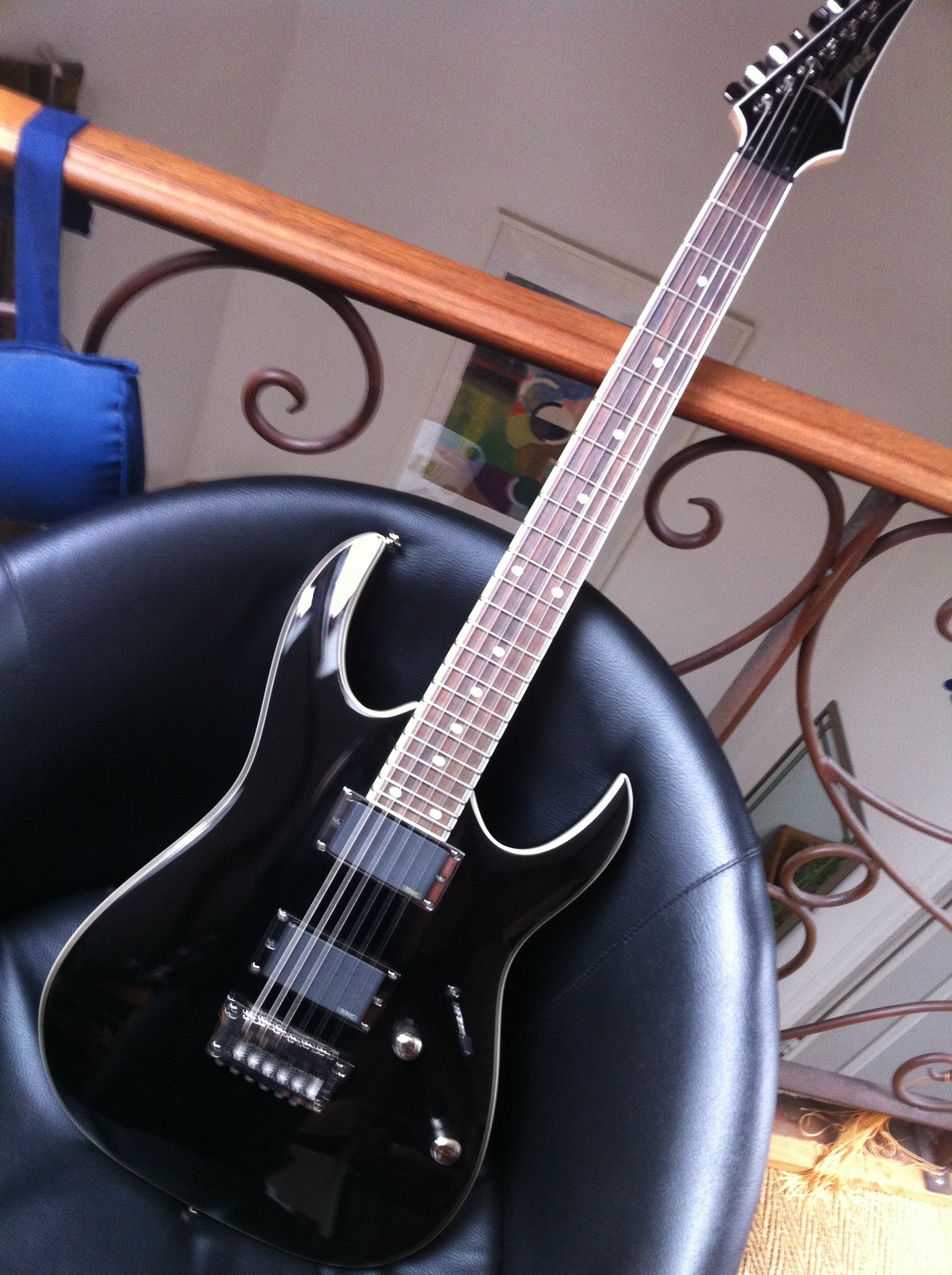 Photo Ibanez RGA42 : Ibanez [RGA Series] RGA42 BK (#286583) - Audiofanzine