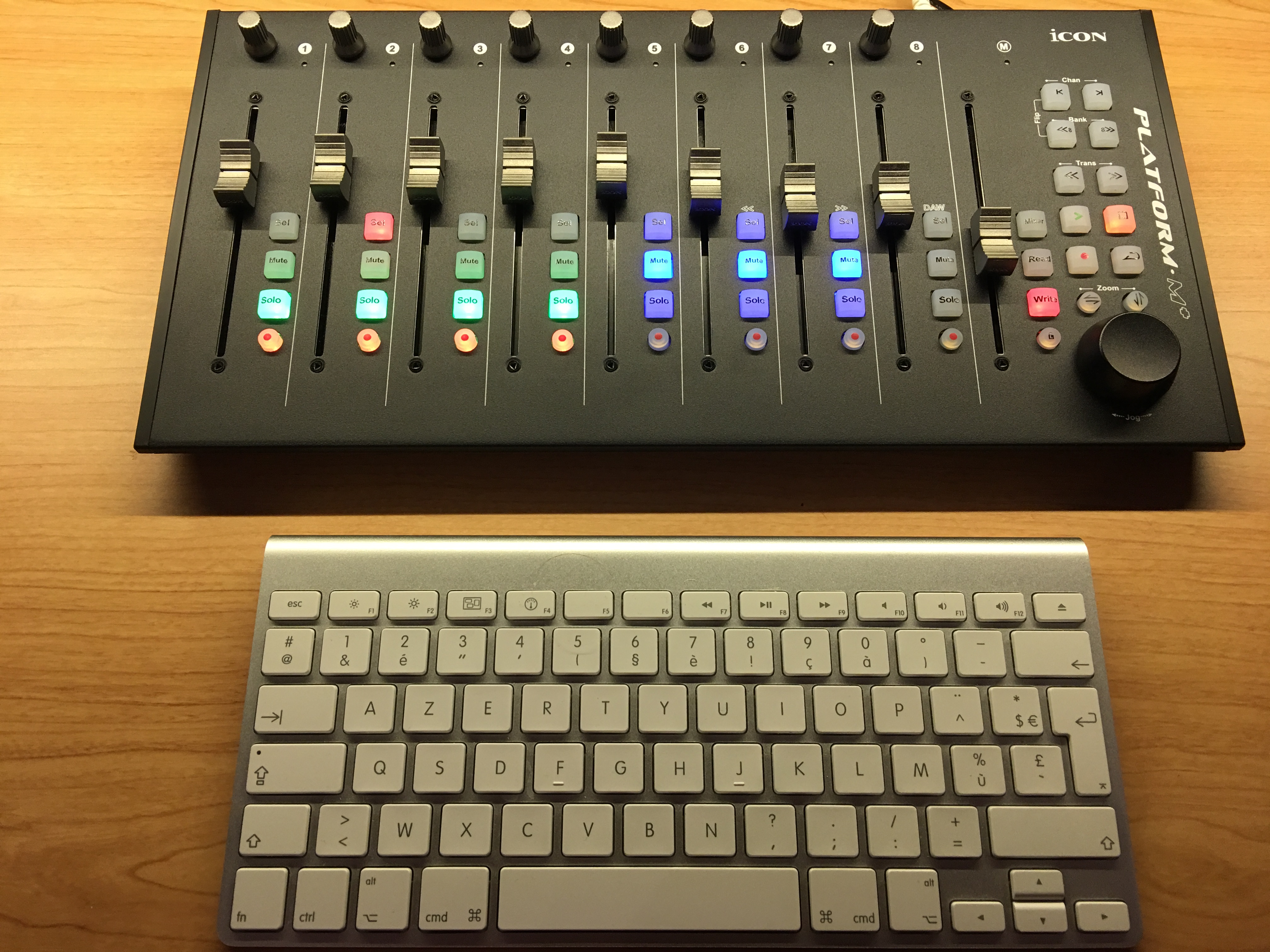 Photo iCon Platform M : iCon Platform M (49373) (#1966461) - Audiofanzine