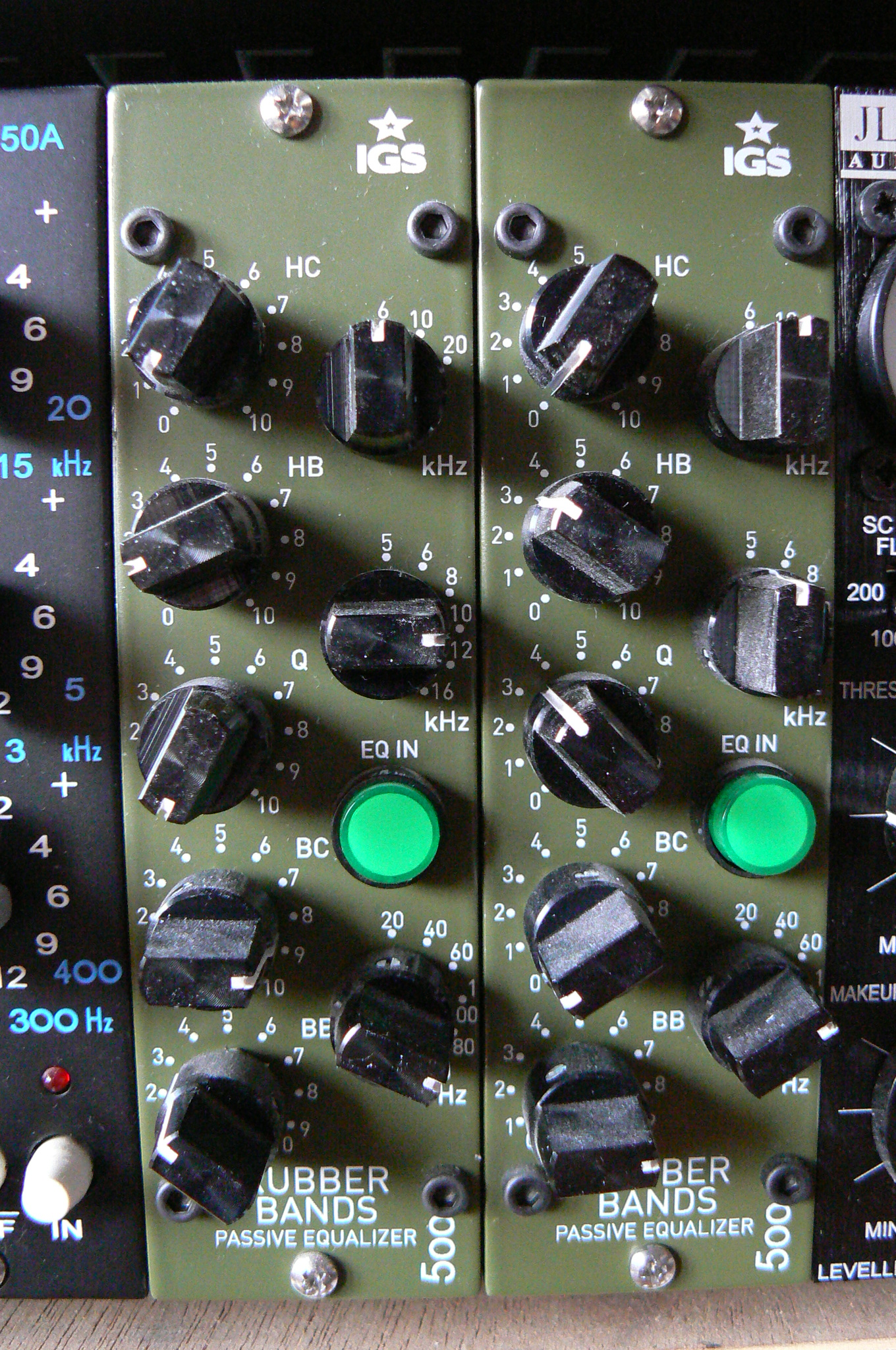 RUBBER BANDS 500 - IGS Audio Rubber Bands 500 - Audiofanzine