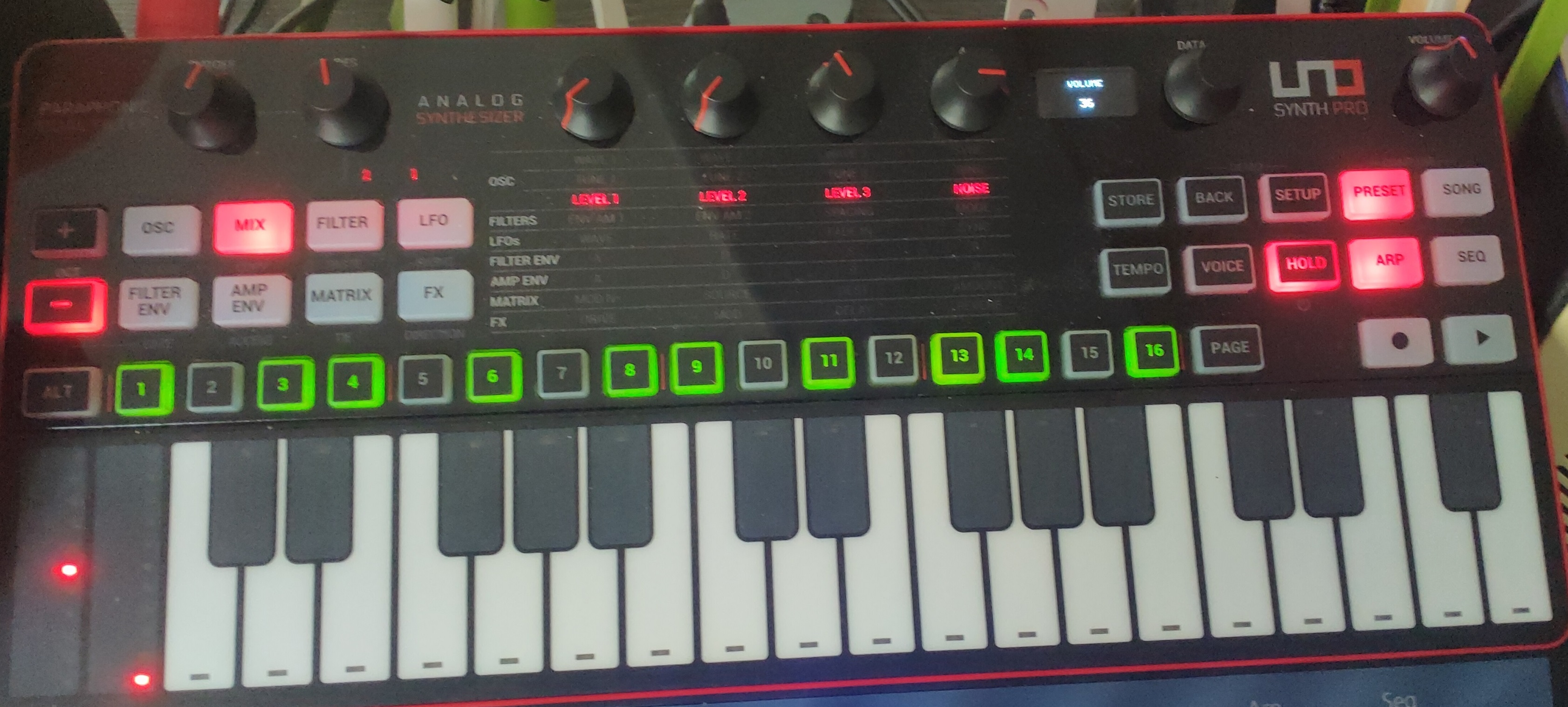 Uno Synth Pro Desktop - IK Multimedia Uno Synth Pro Desktop - Audiofanzine