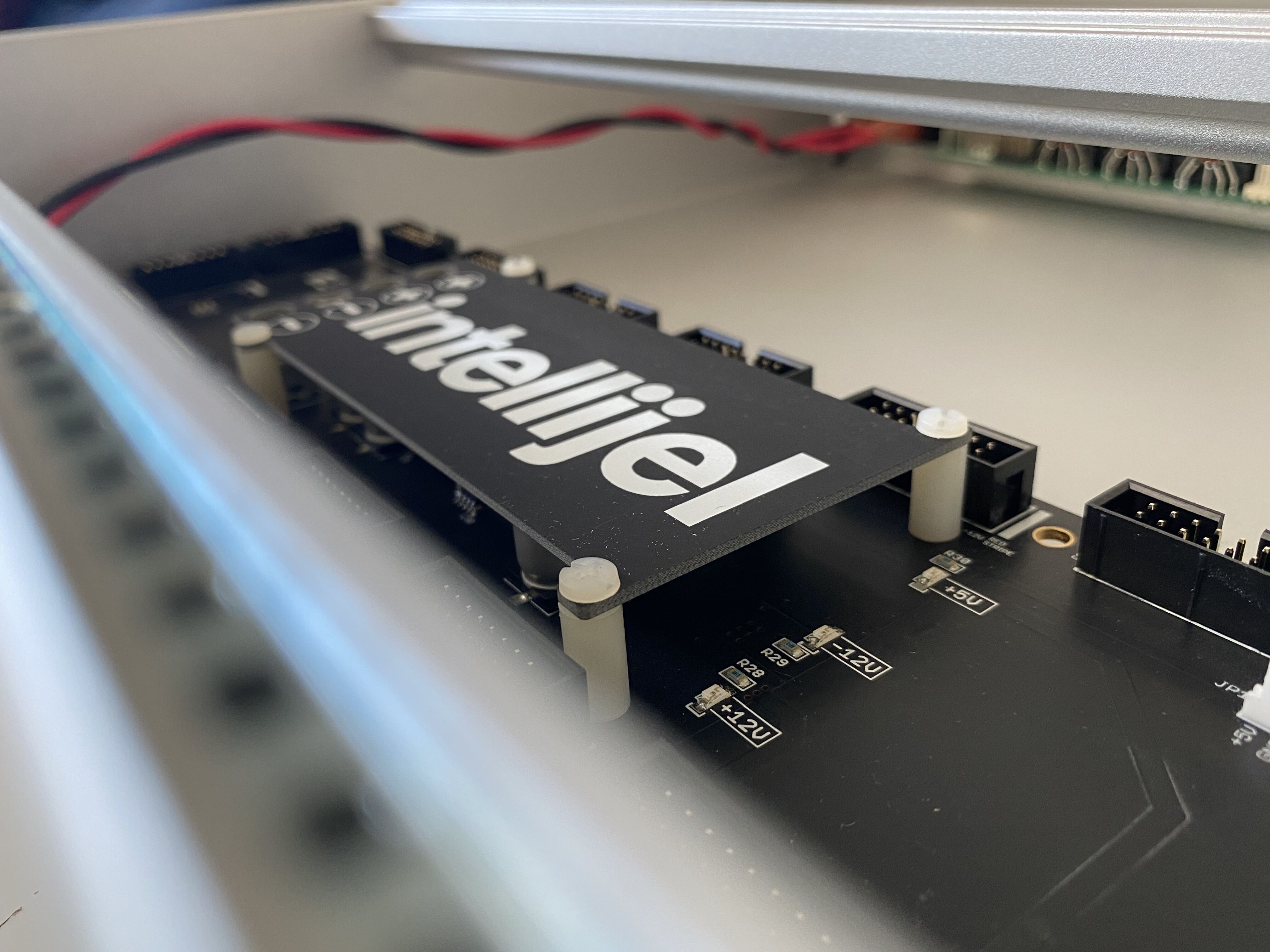 7U case - Intellijel Designs 7U case - Audiofanzine