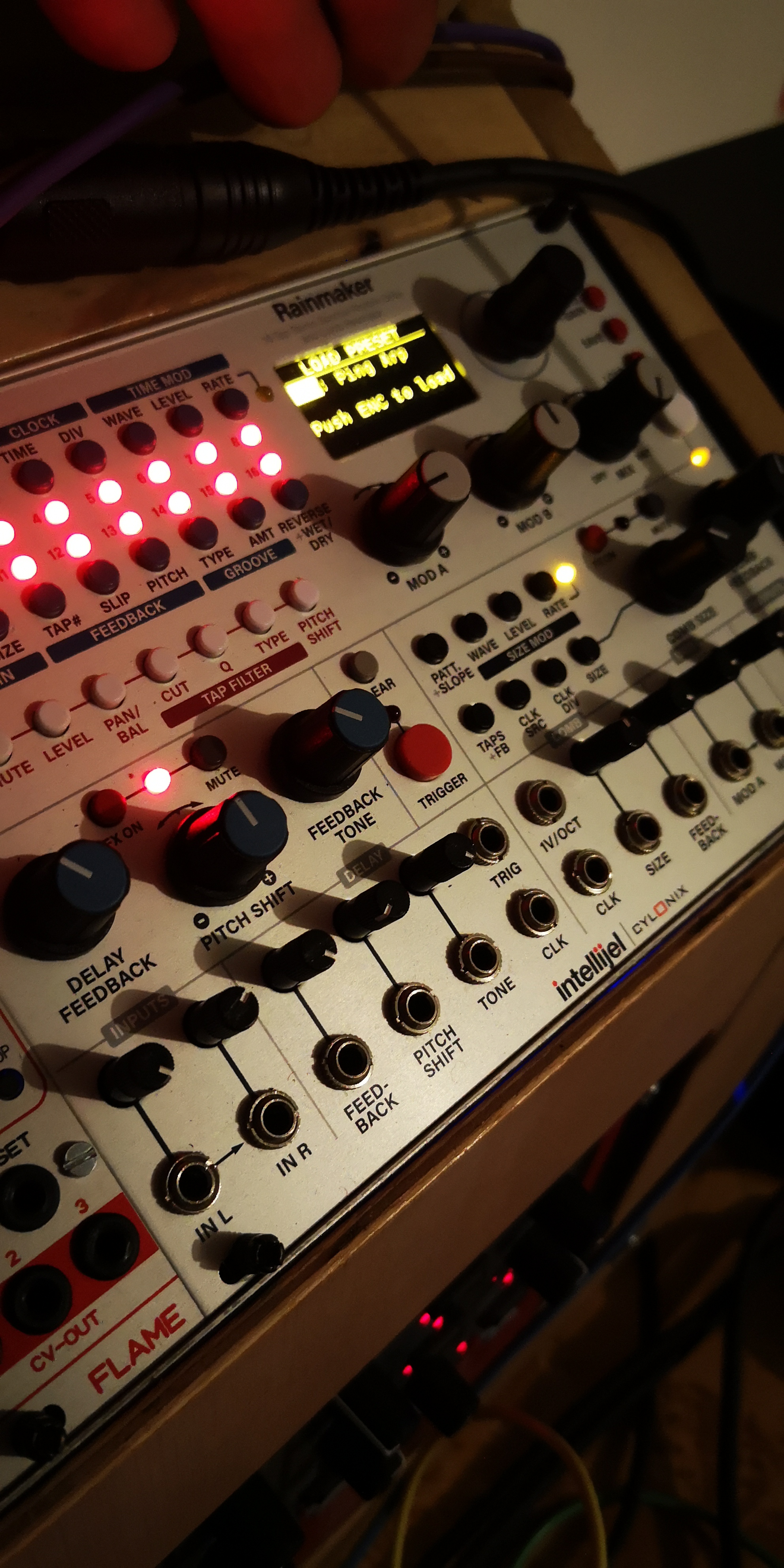 Cylonix Rainmaker - Intellijel Designs Cylonix Rainmaker - Audiofanzine