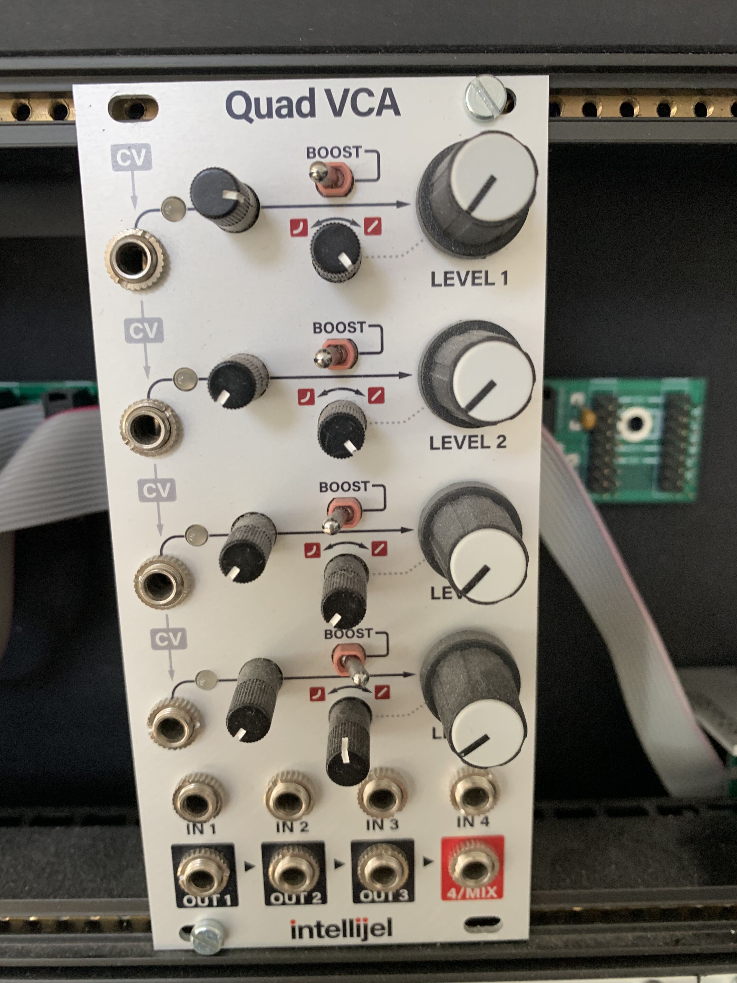 Quad VCA - Intellijel Designs Quad VCA - Audiofanzine