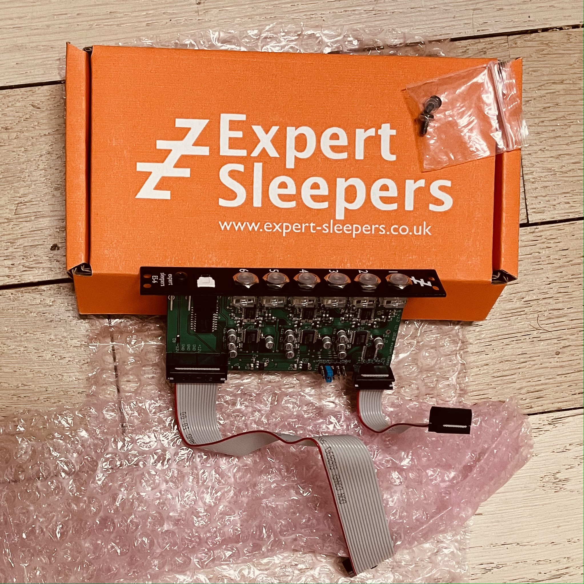 ES-6 MK-3 cv/audio input interface expander (Ile-de-France) - Audiofanzine