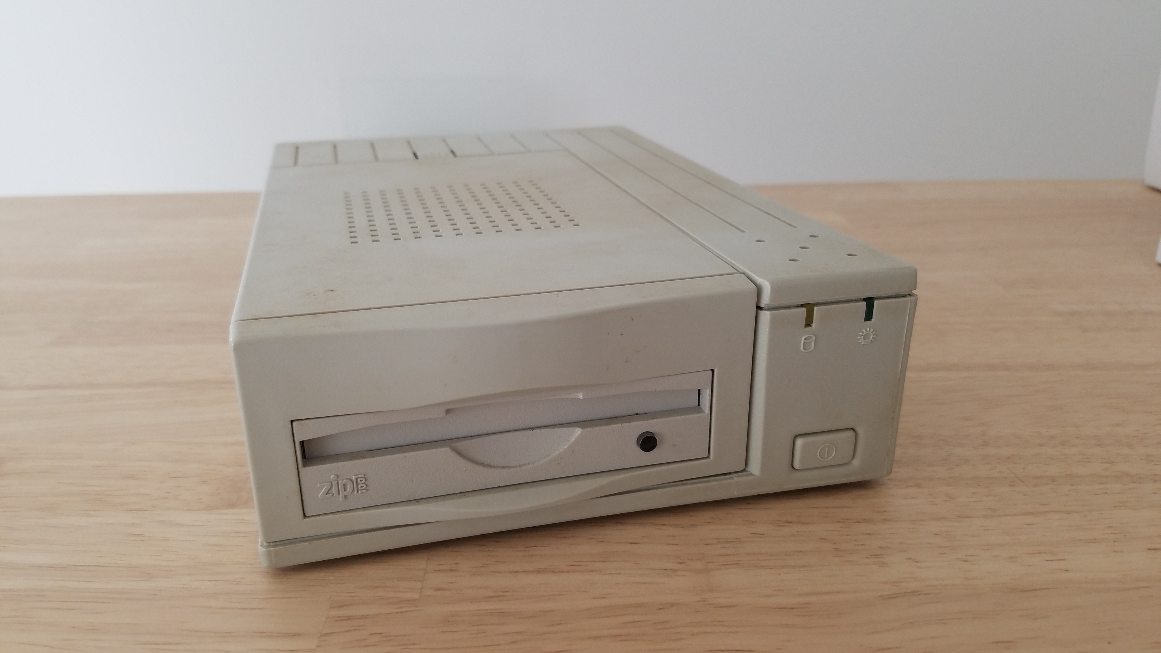 ZIP 100 SCSI EXTERNAL - Iomega Zip 100 SCSI External - Audiofanzine