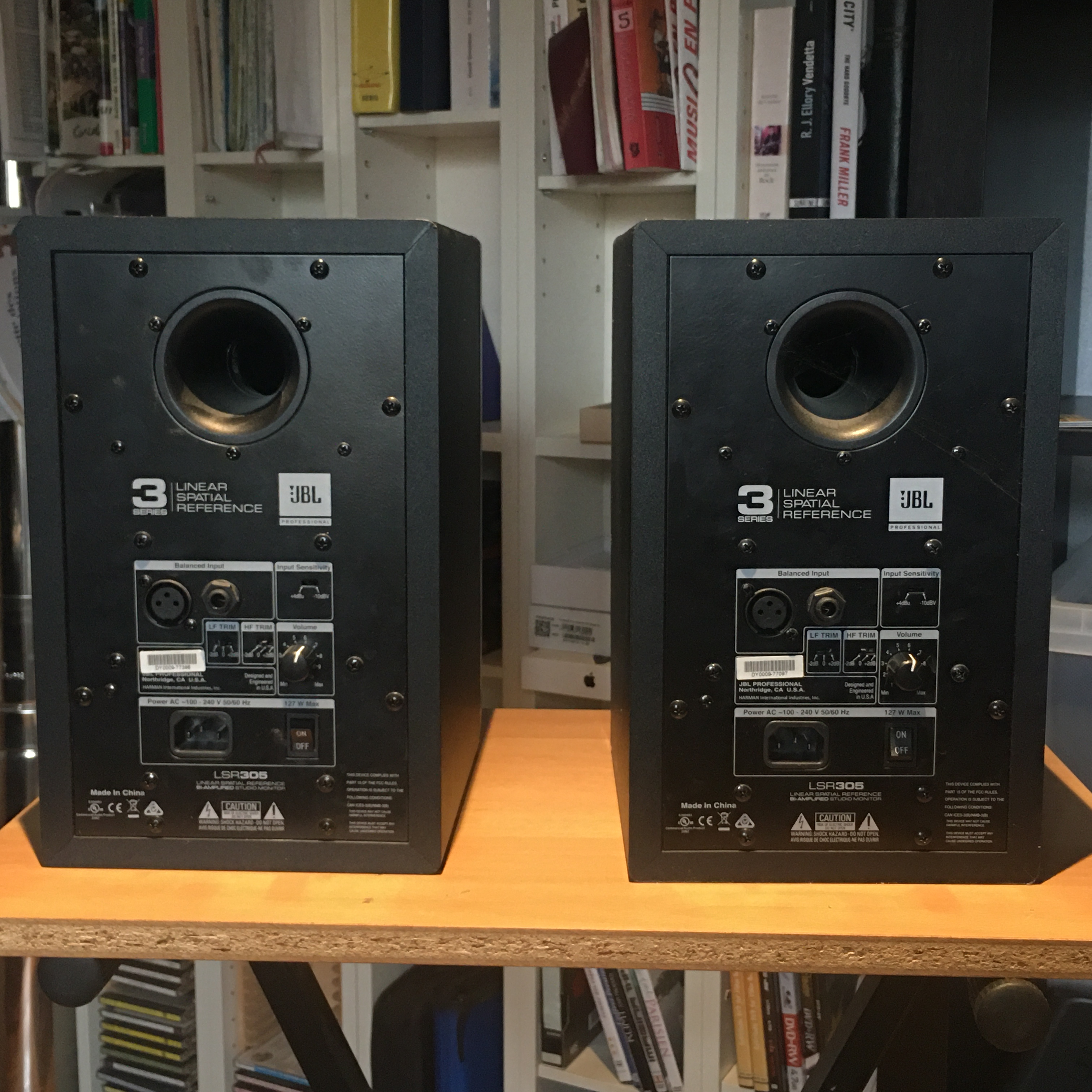 LSR305 - JBL LSR305 - Audiofanzine