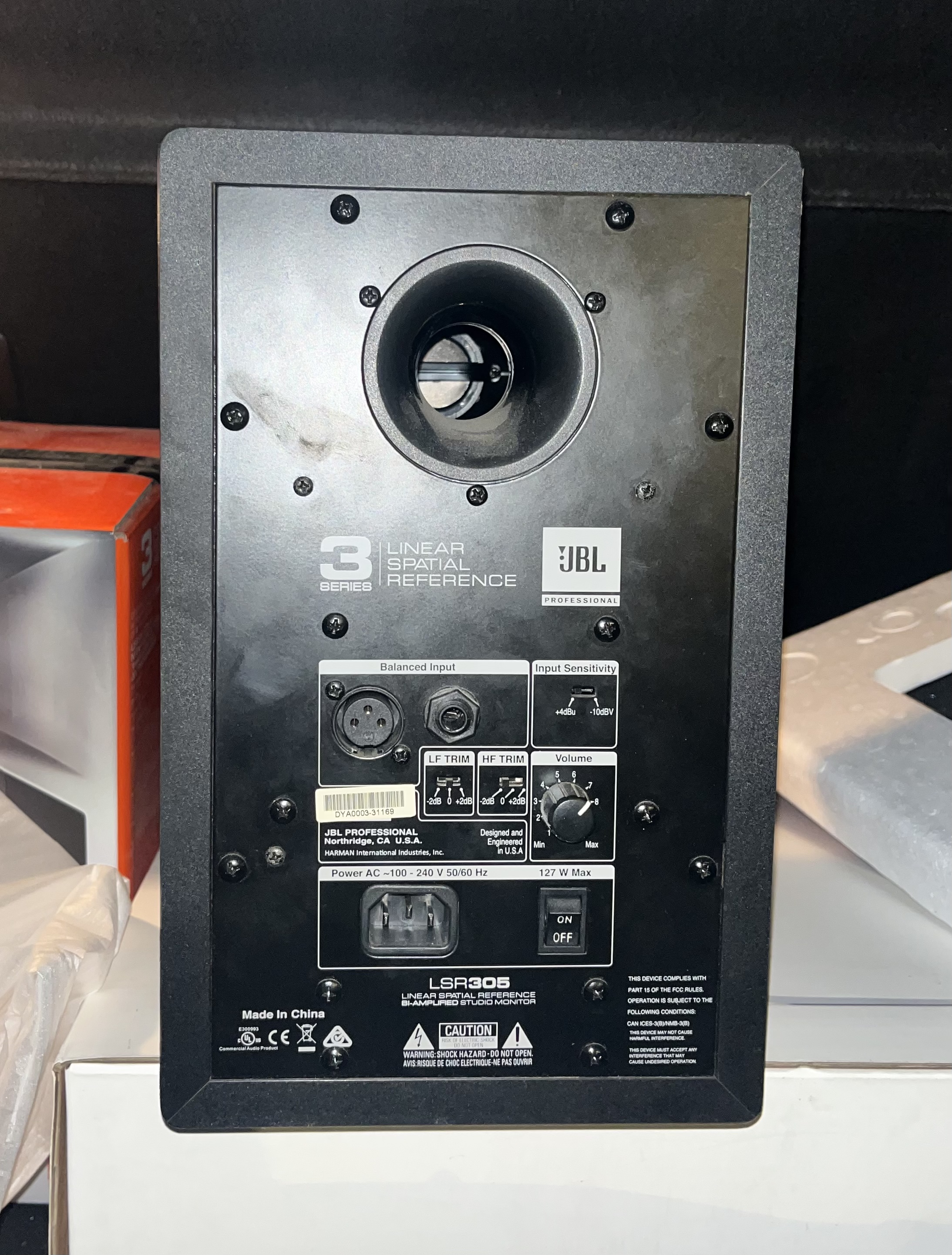 LSR305 - JBL LSR305 - Audiofanzine