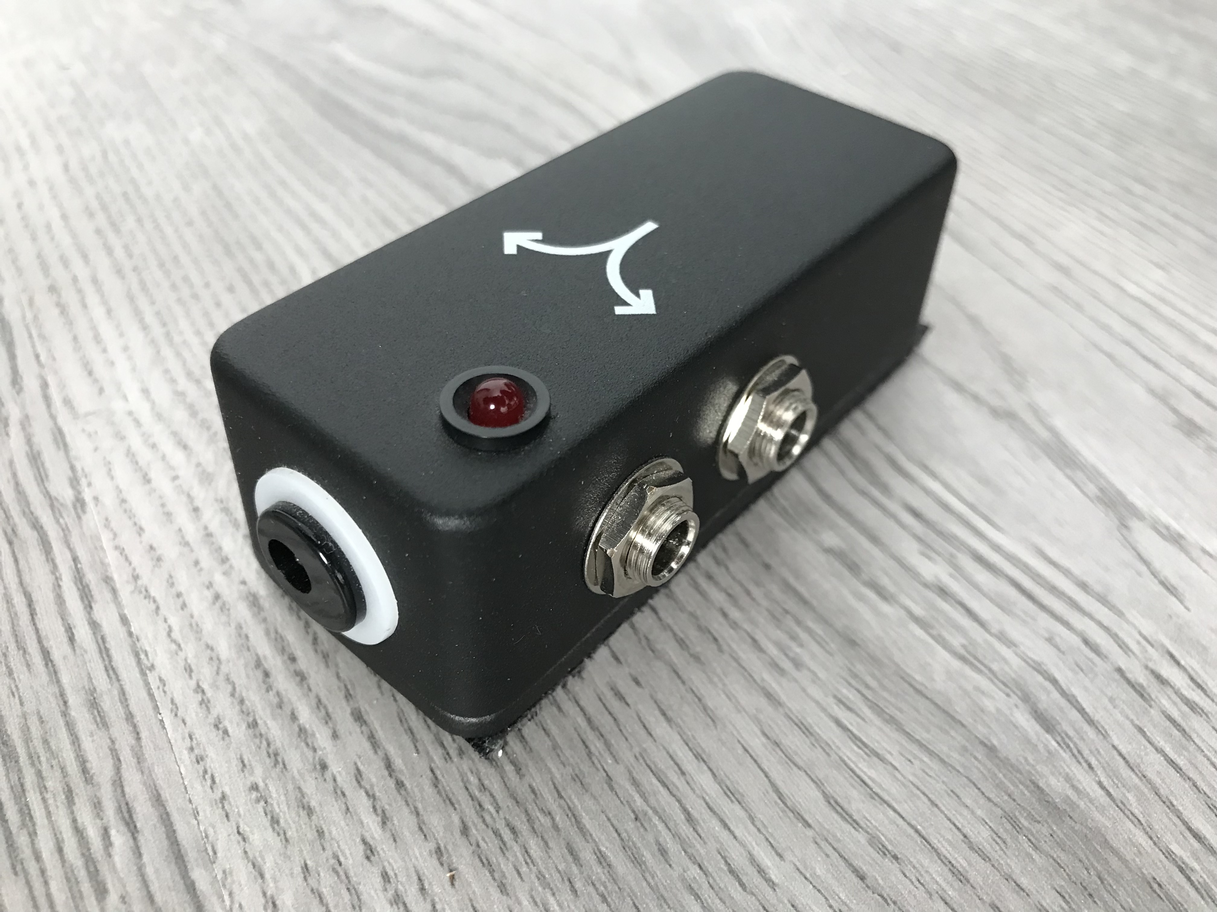 Buffered Splitter - JHS Pedals Buffered Splitter - Audiofanzine