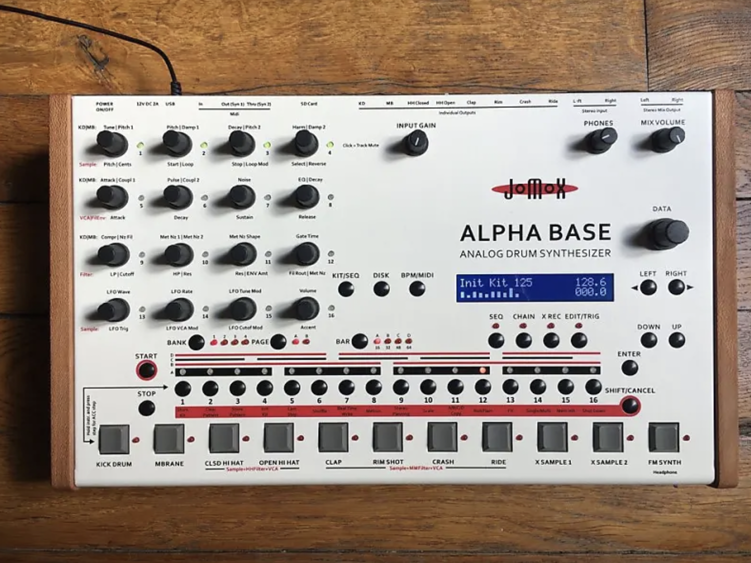 Alpha Base - JoMoX Alpha Base - Audiofanzine