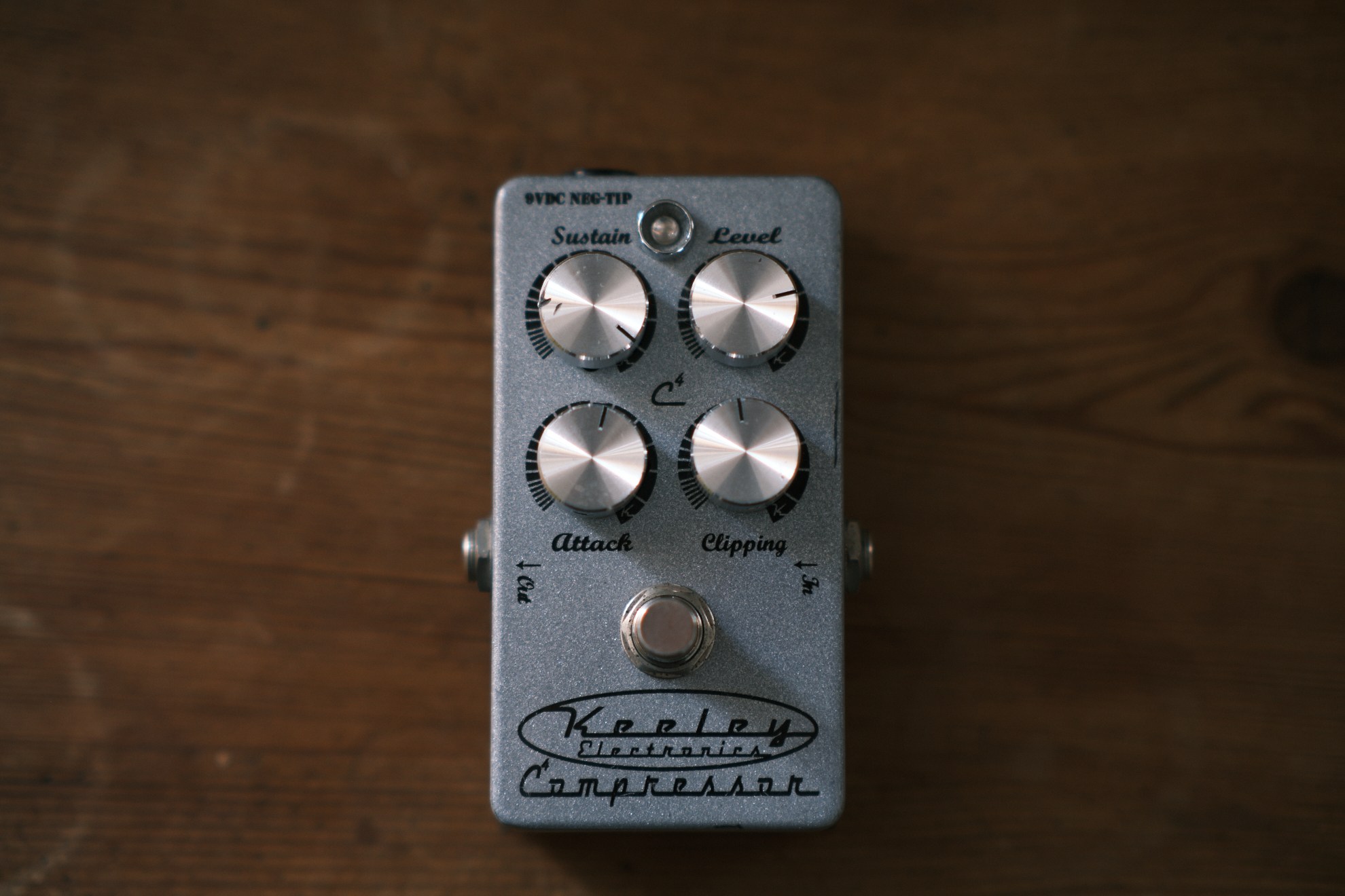 4 Knob Compressor - Keeley Electronics 4 Knob Compressor - Audiofanzine