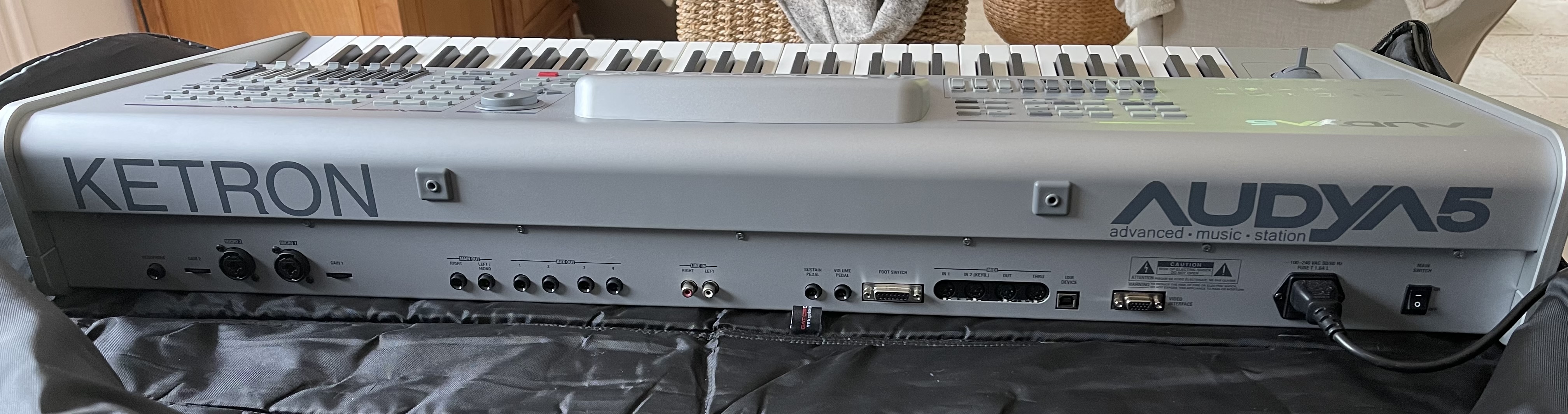 AUDYA 5 - Ketron AUDYA 5 - Audiofanzine