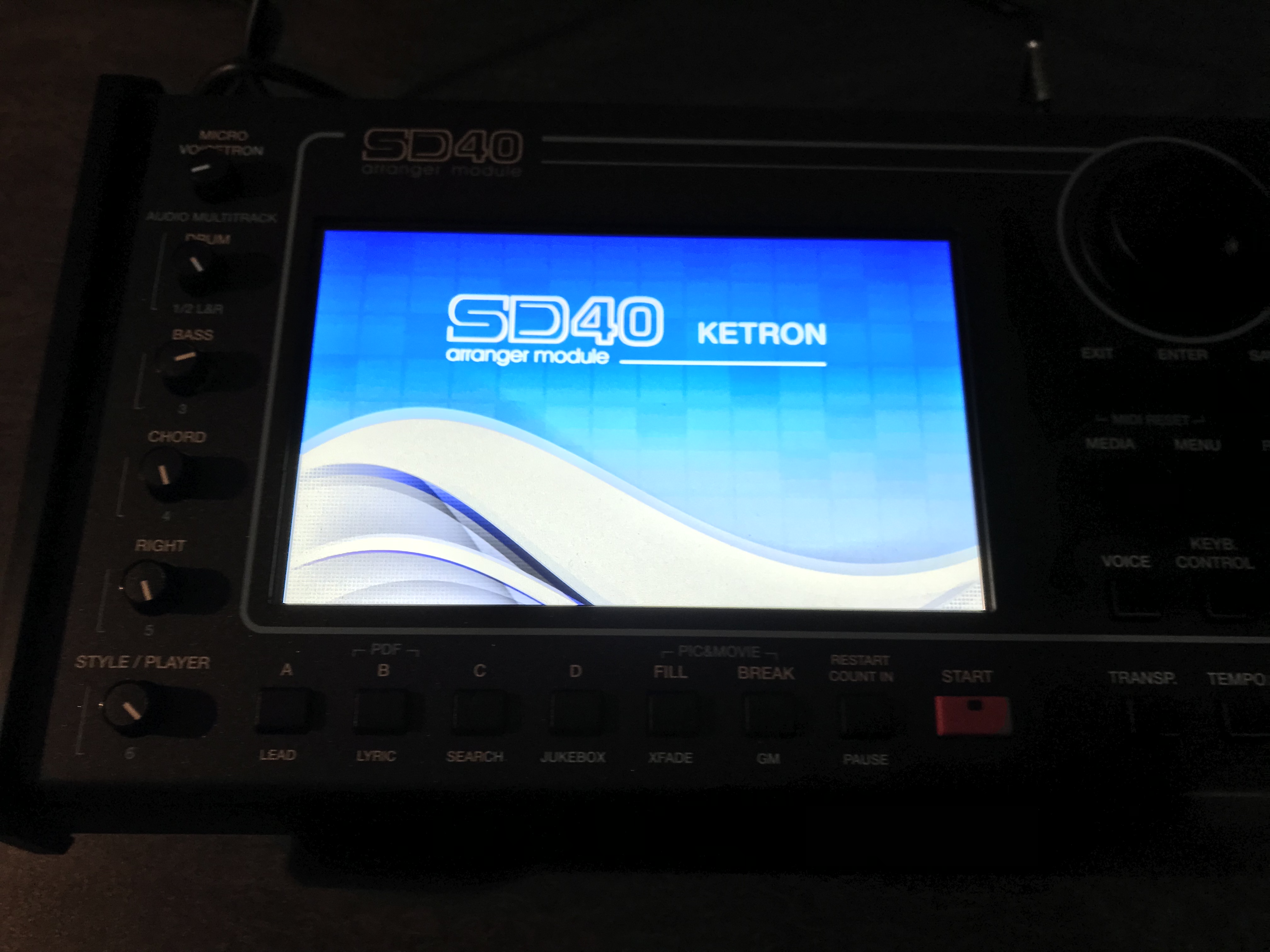 SD40 - Ketron SD40 - Audiofanzine