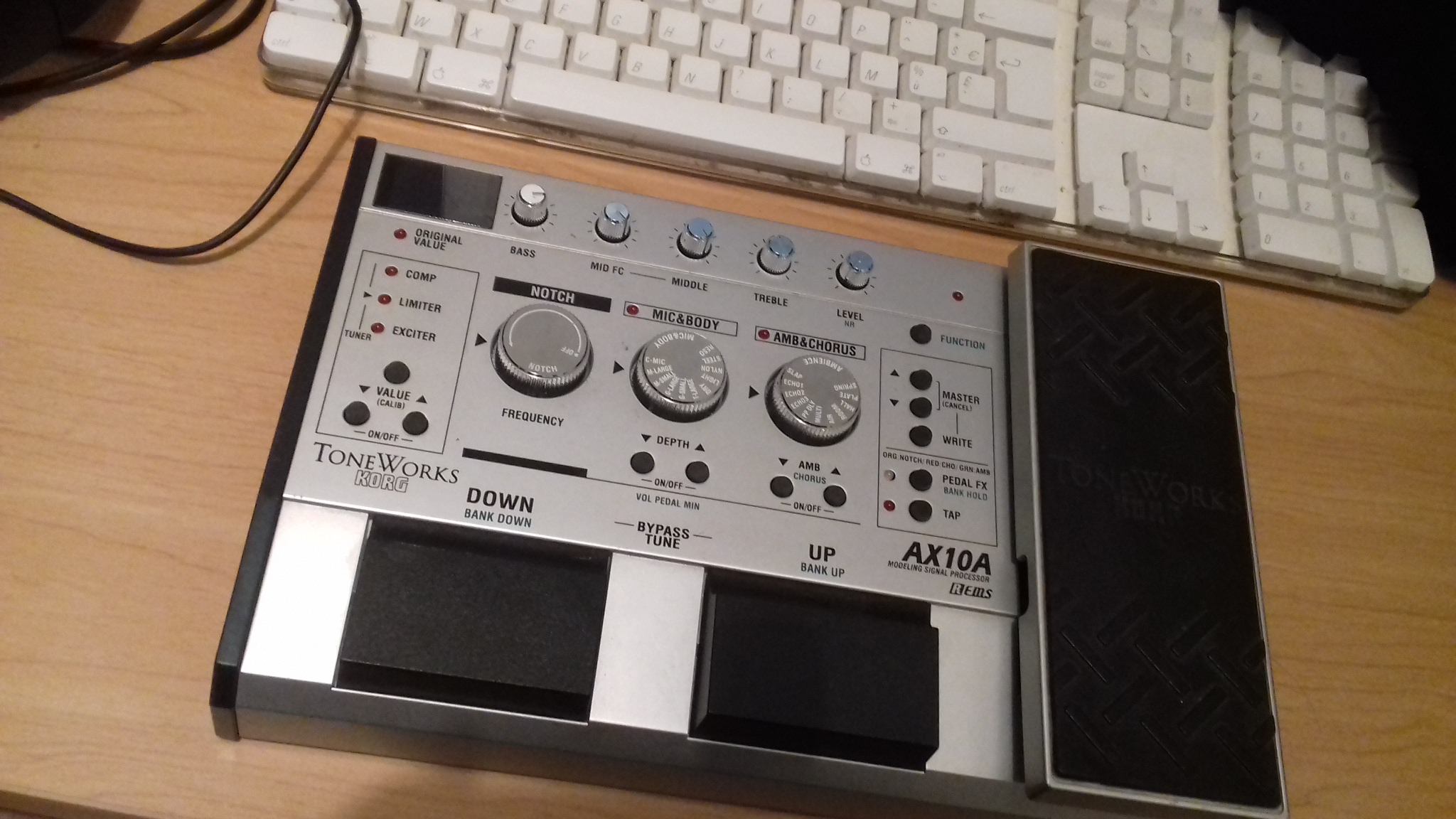 AX10A - Korg Ax10a - Audiofanzine