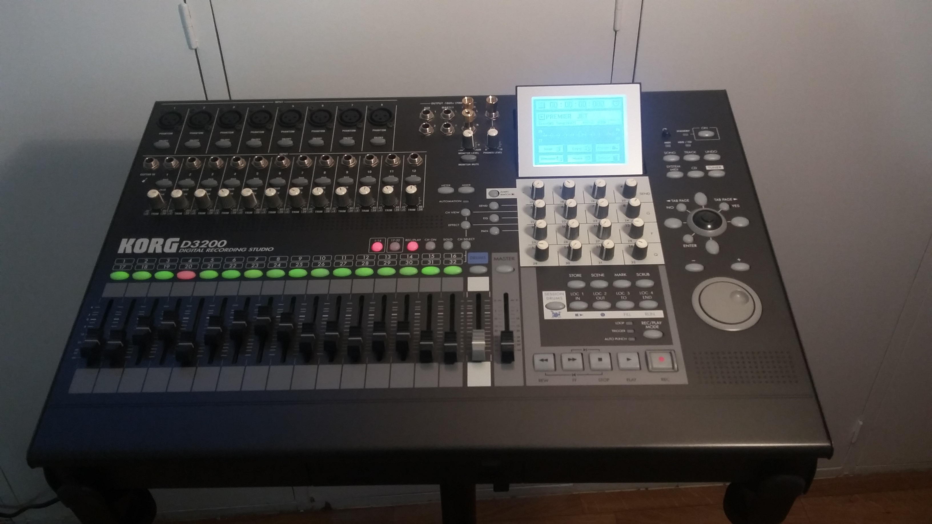 D3200 - Korg D3200 - Audiofanzine