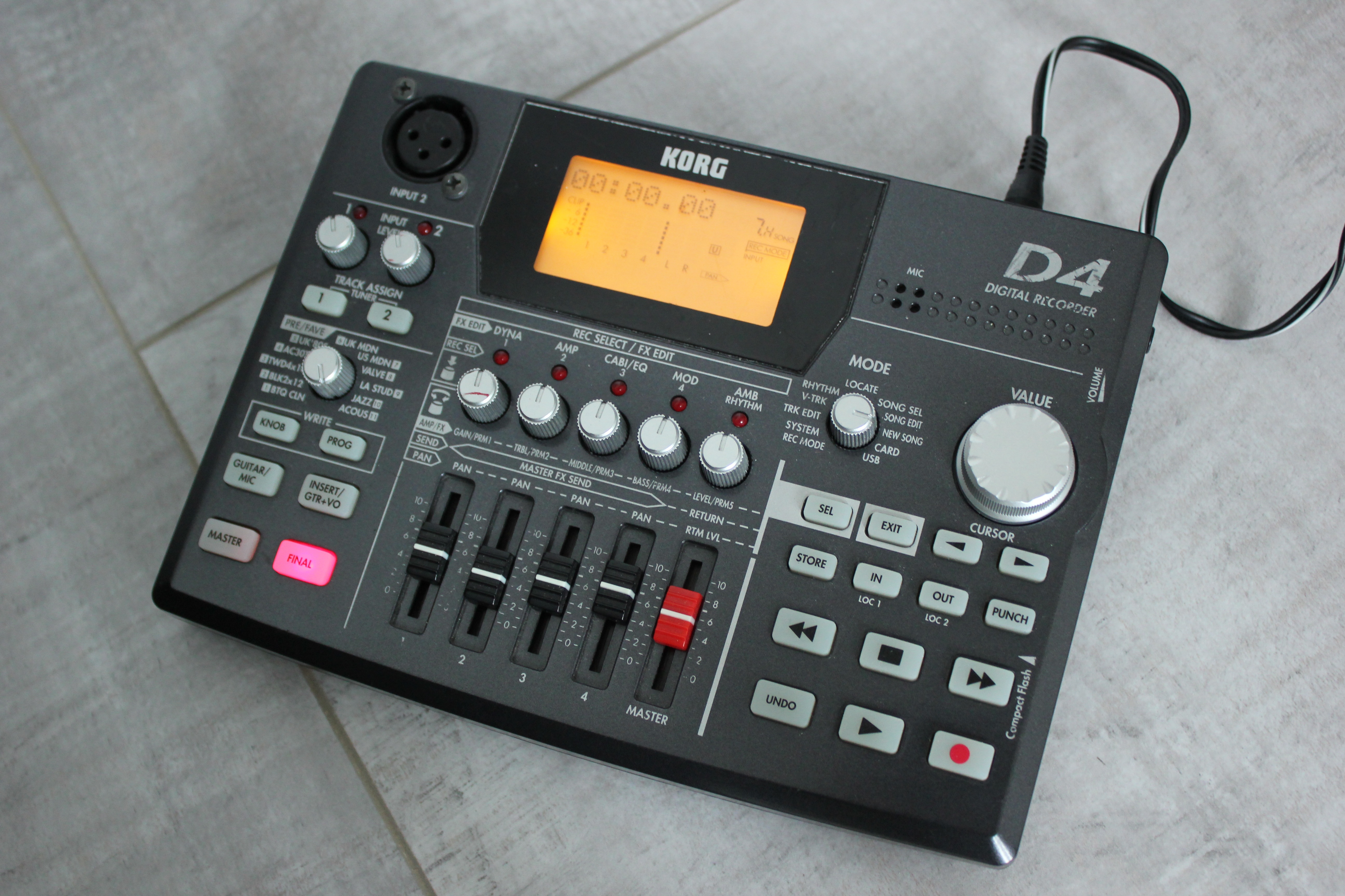 D4 - Korg D4 - Audiofanzine