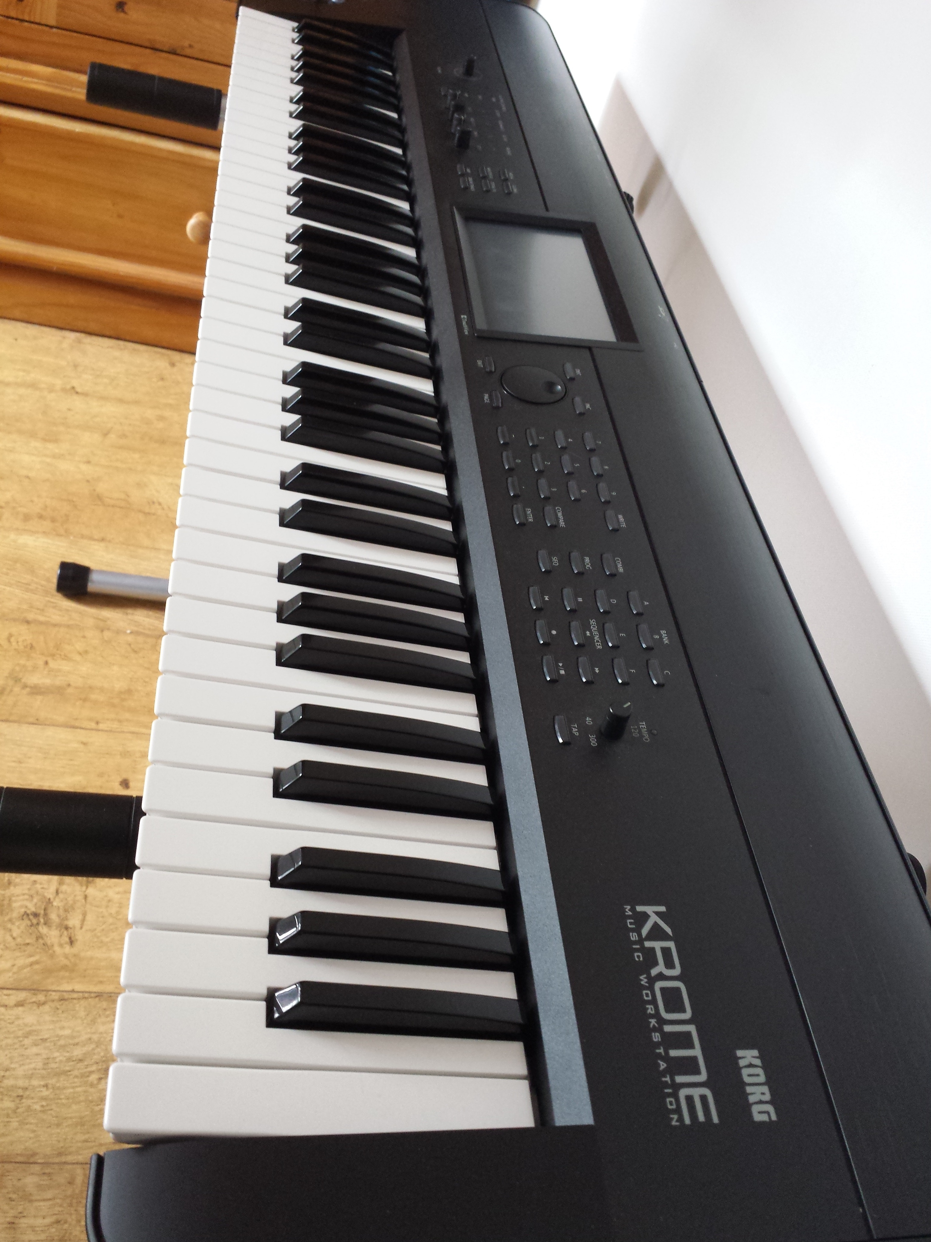 photo-korg-krome-73-korg-krome-73-29900-907975-audiofanzine