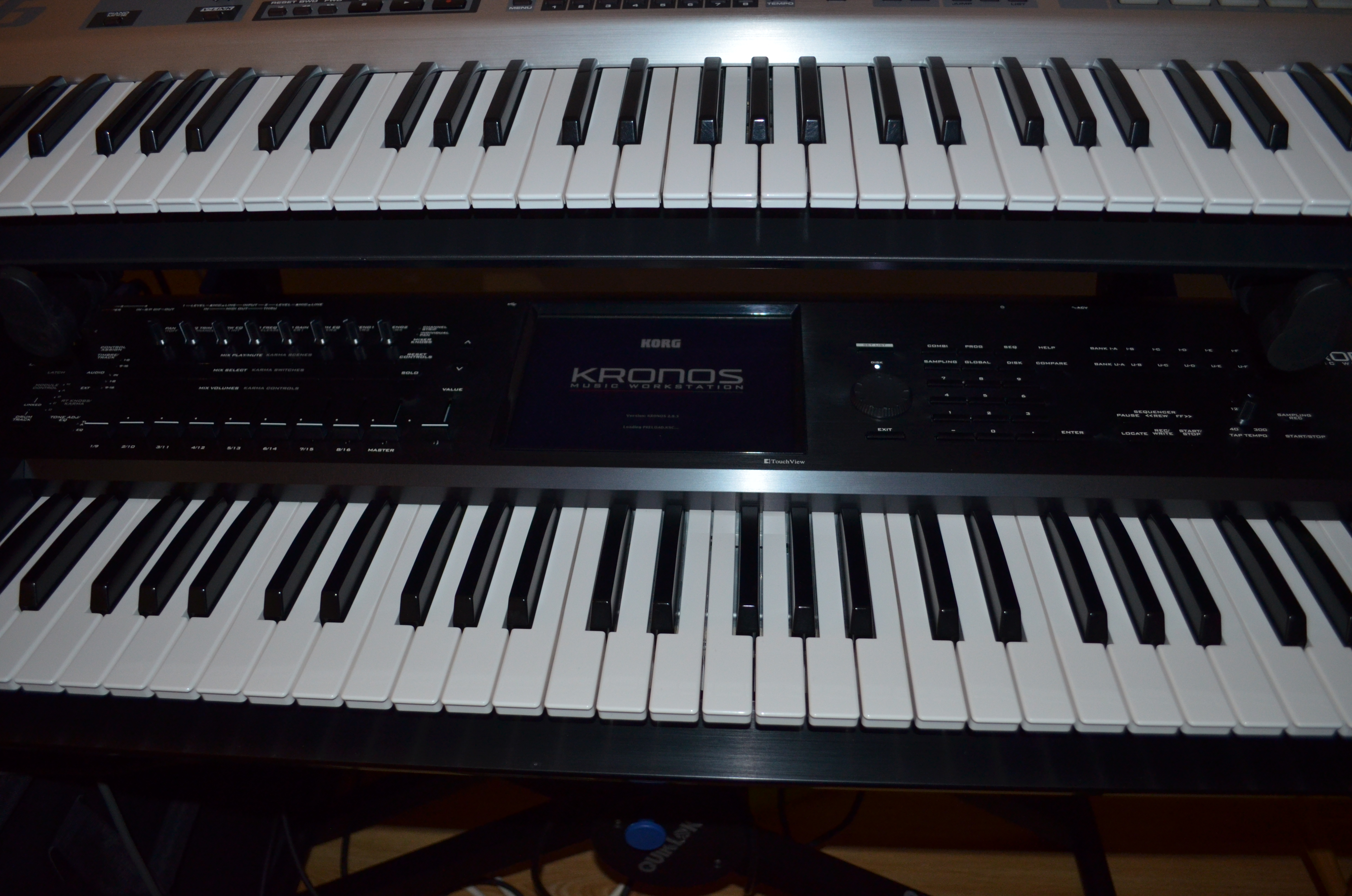 Photo Korg Kronos X 61 : Korg Kronos X 61 (44549) (#750043) - Audiofanzine