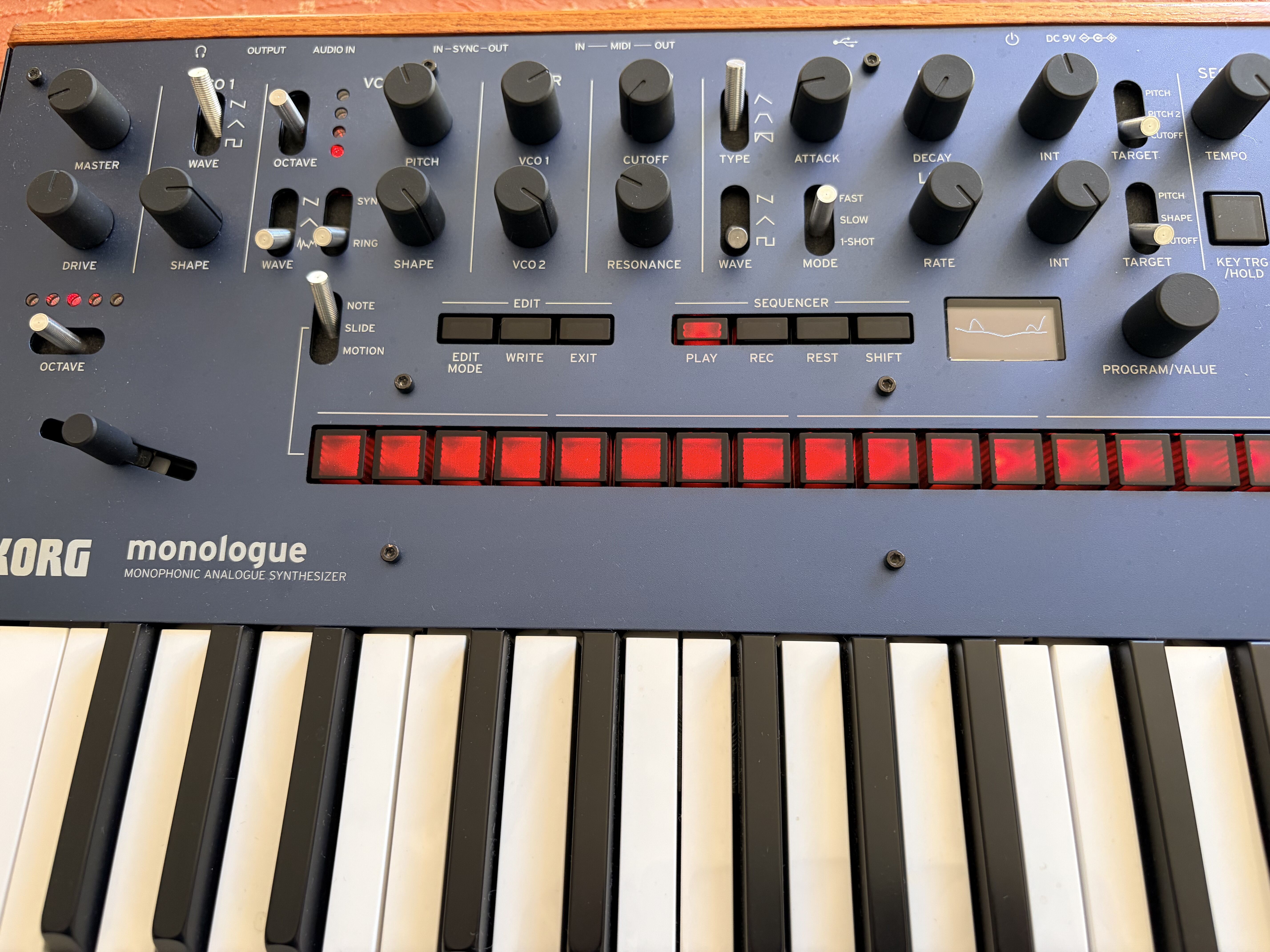 Monologue Bleu sombre Korg occasion (Bretagne) - Audiofanzine
