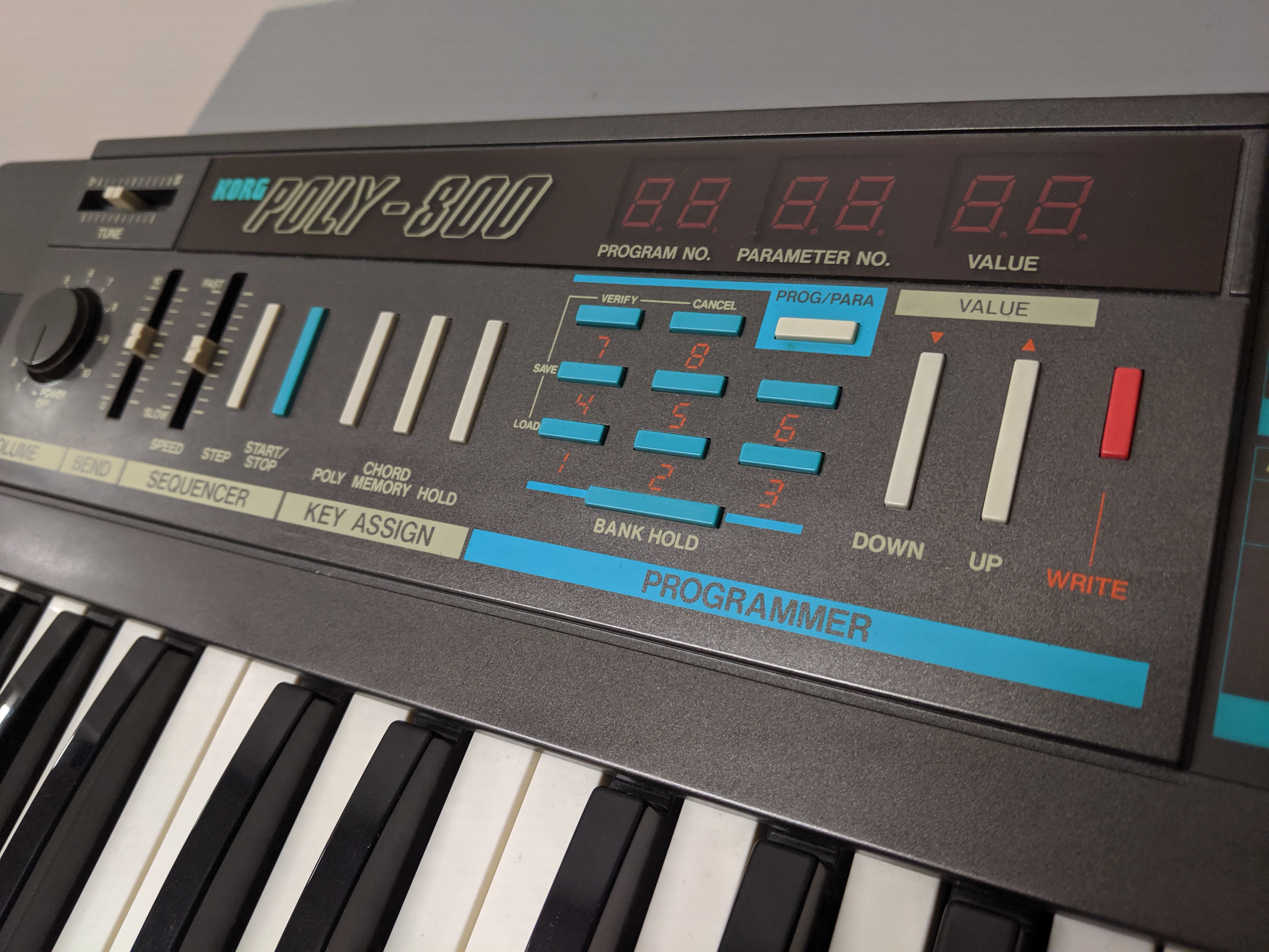 POLY-800 - Korg Poly-800 - Audiofanzine