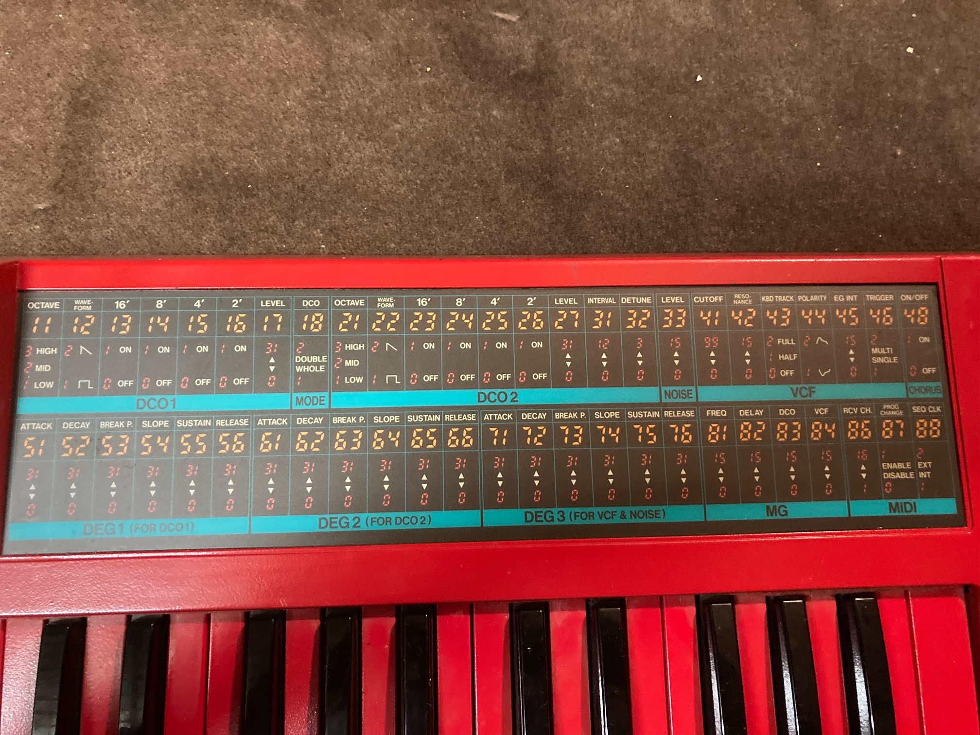 Poly-800 - Korg Poly-800 - Audiofanzine